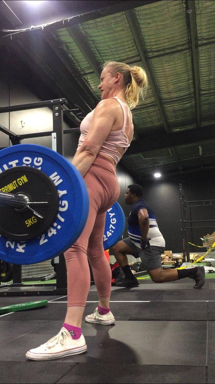 150kg deadlifts | Scrolller