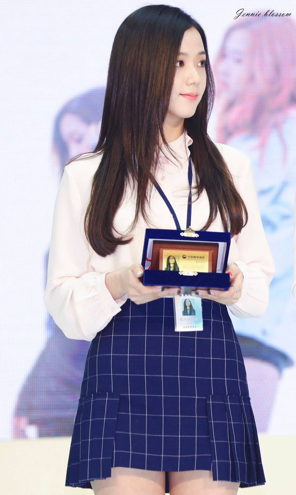 170501 Jisoo | Scrolller