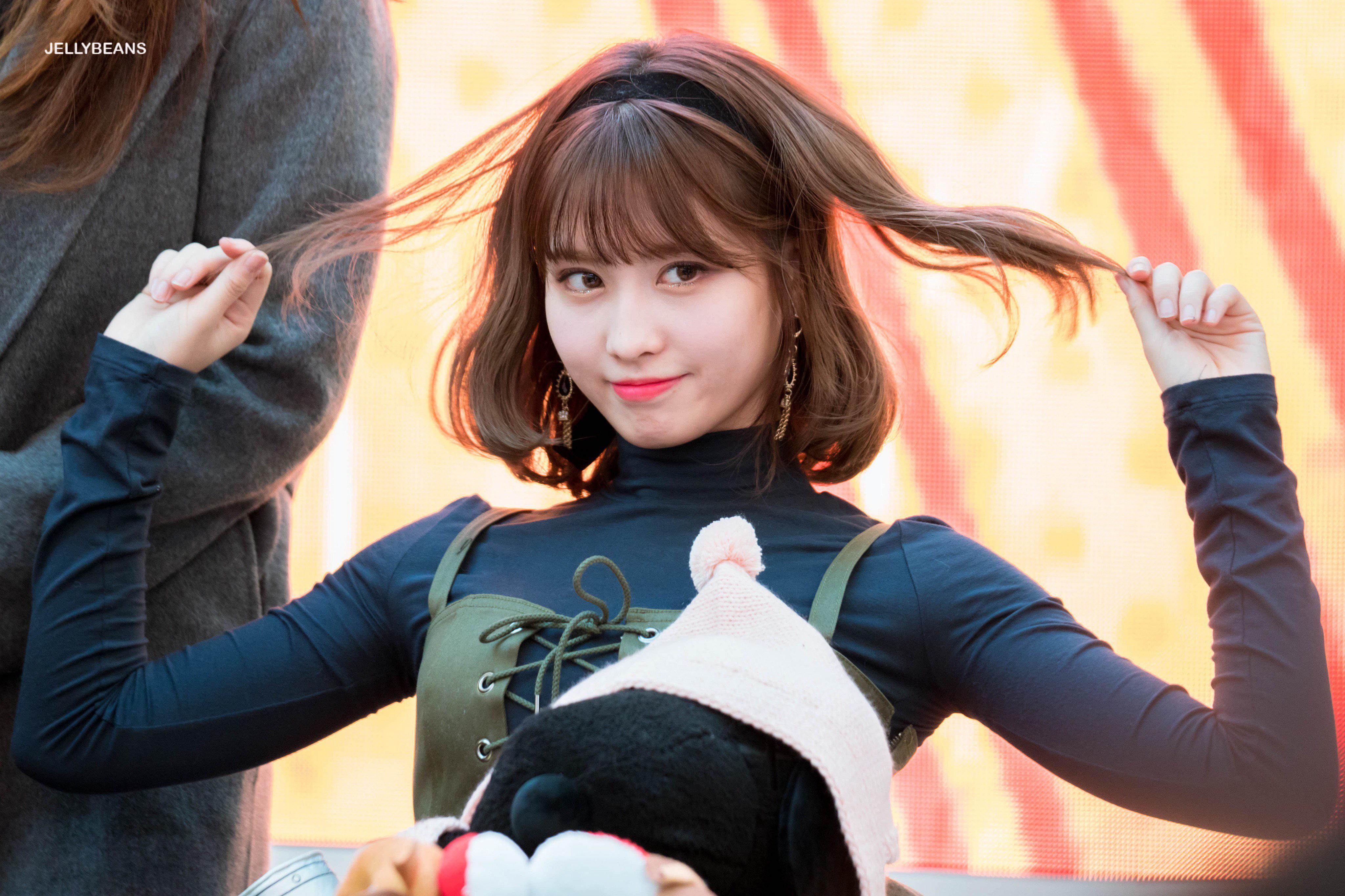 171126 Momo | Scrolller