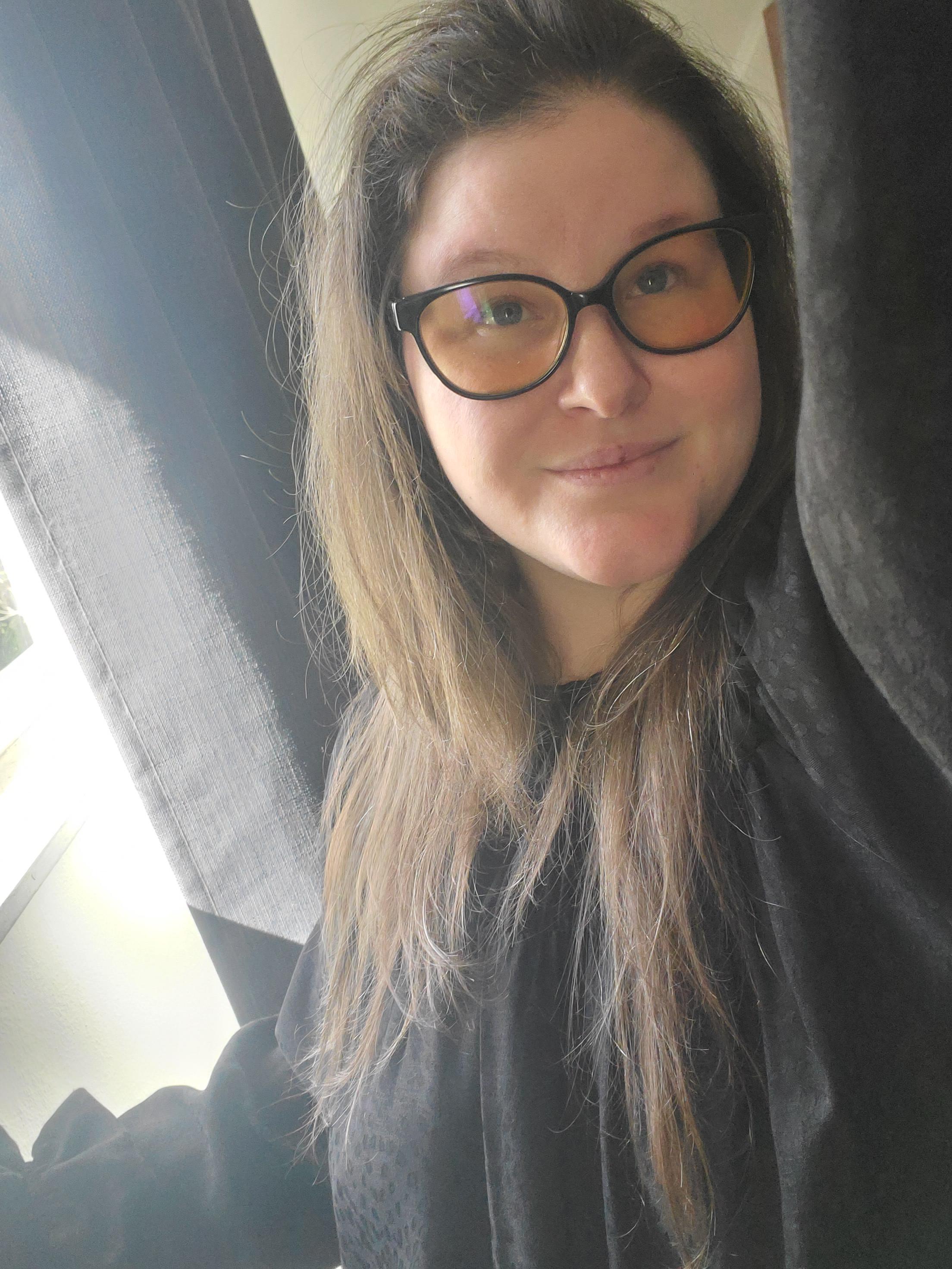 18 No Makeup No Filters Just A New Dress And Some Natural Light Scrolller