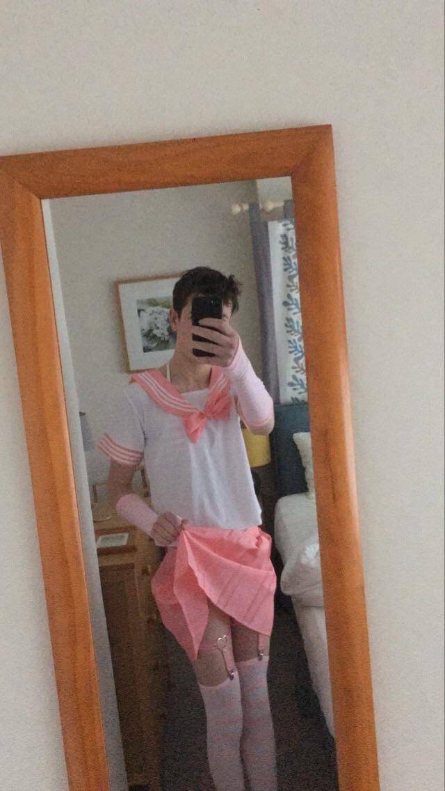 18 virgin sissy who needs a daddy sc: Prawwwwwn101 kik: Prawwwwwn1012 | Scrolller