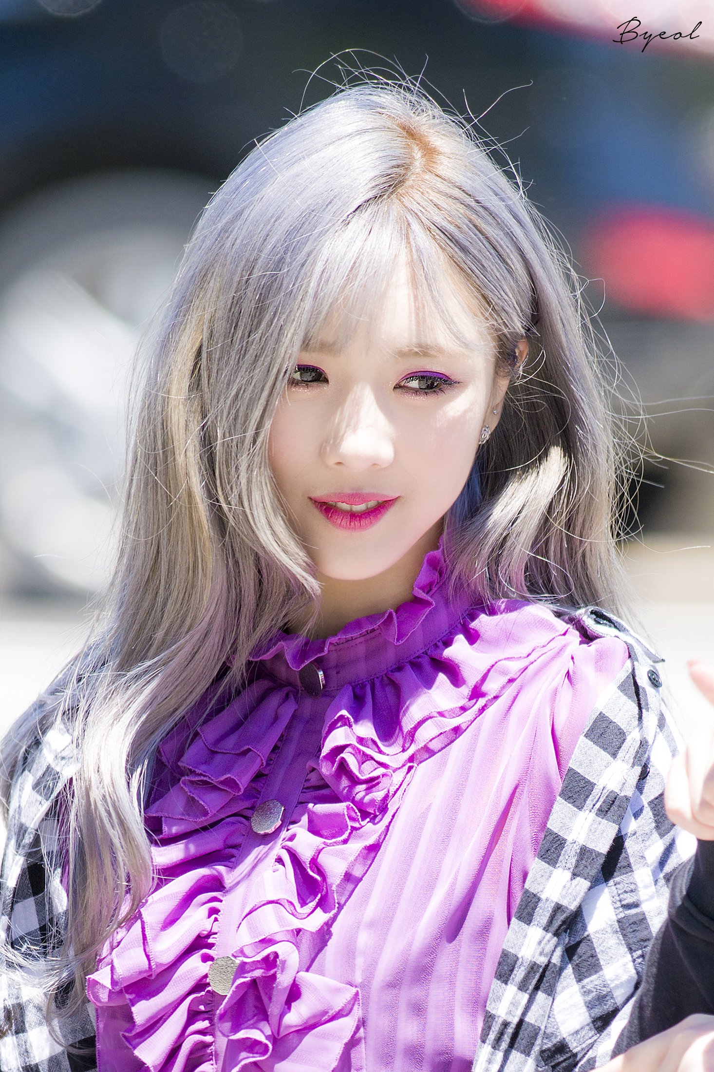 180519 Yoohyeon | Scrolller