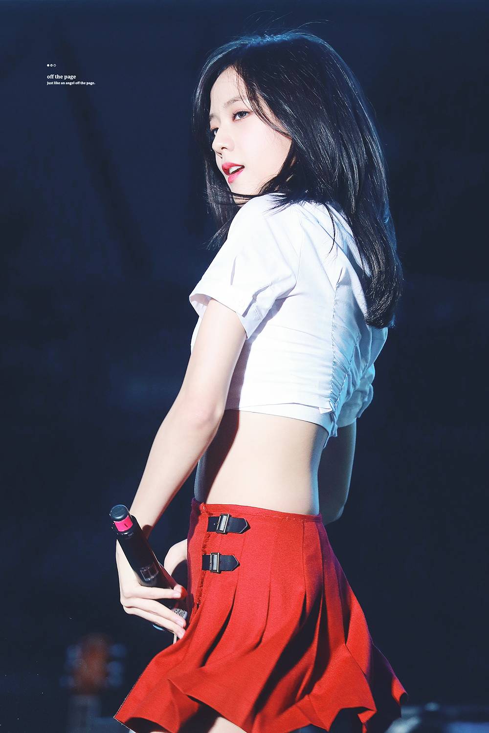 180525 Jisoo | Scrolller