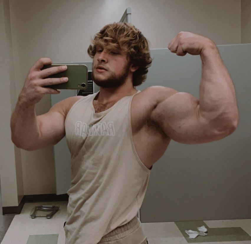 19 y/o bodybuilder, Ryeley Palfi. | Scrolller