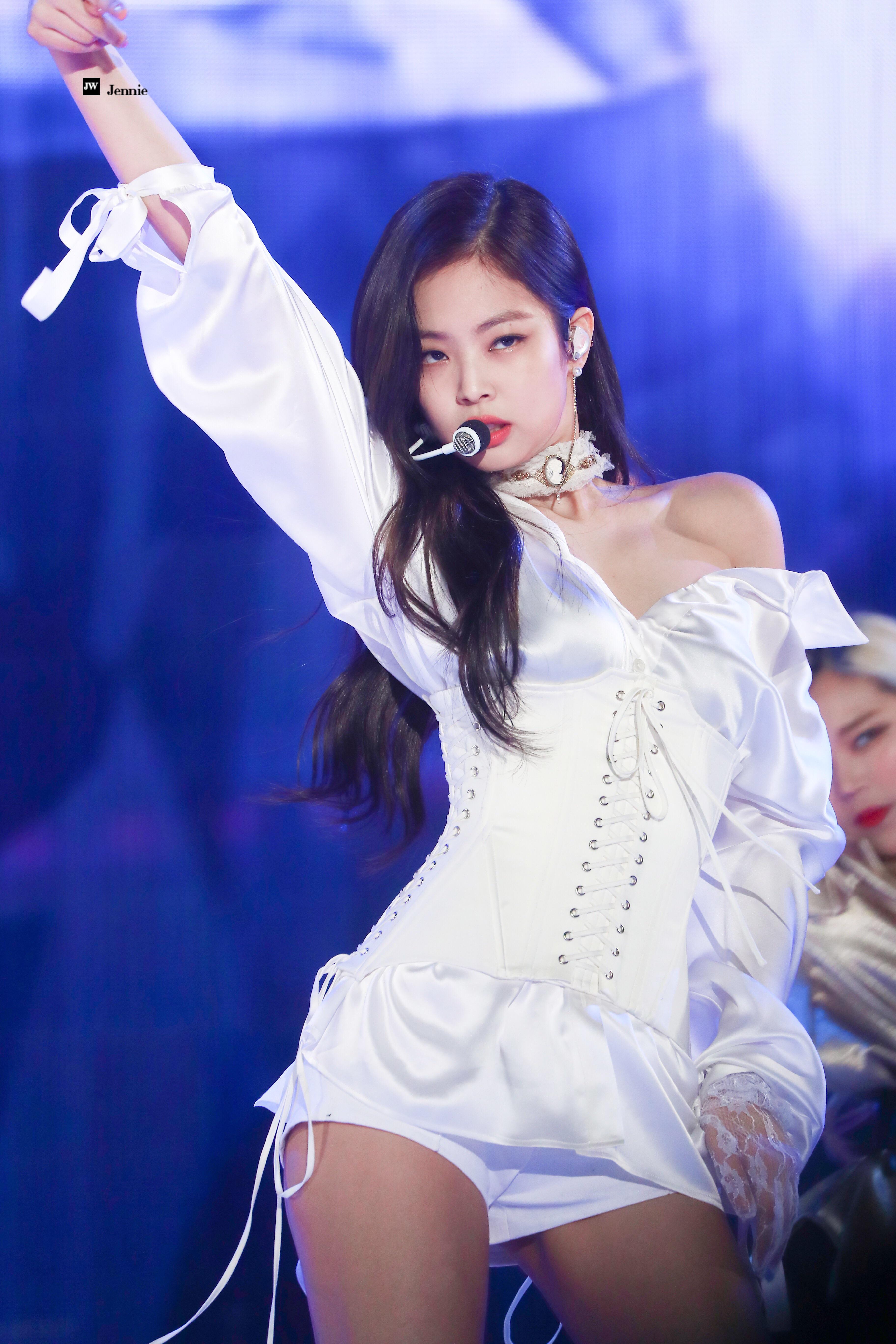 190105 Jennie | Scrolller