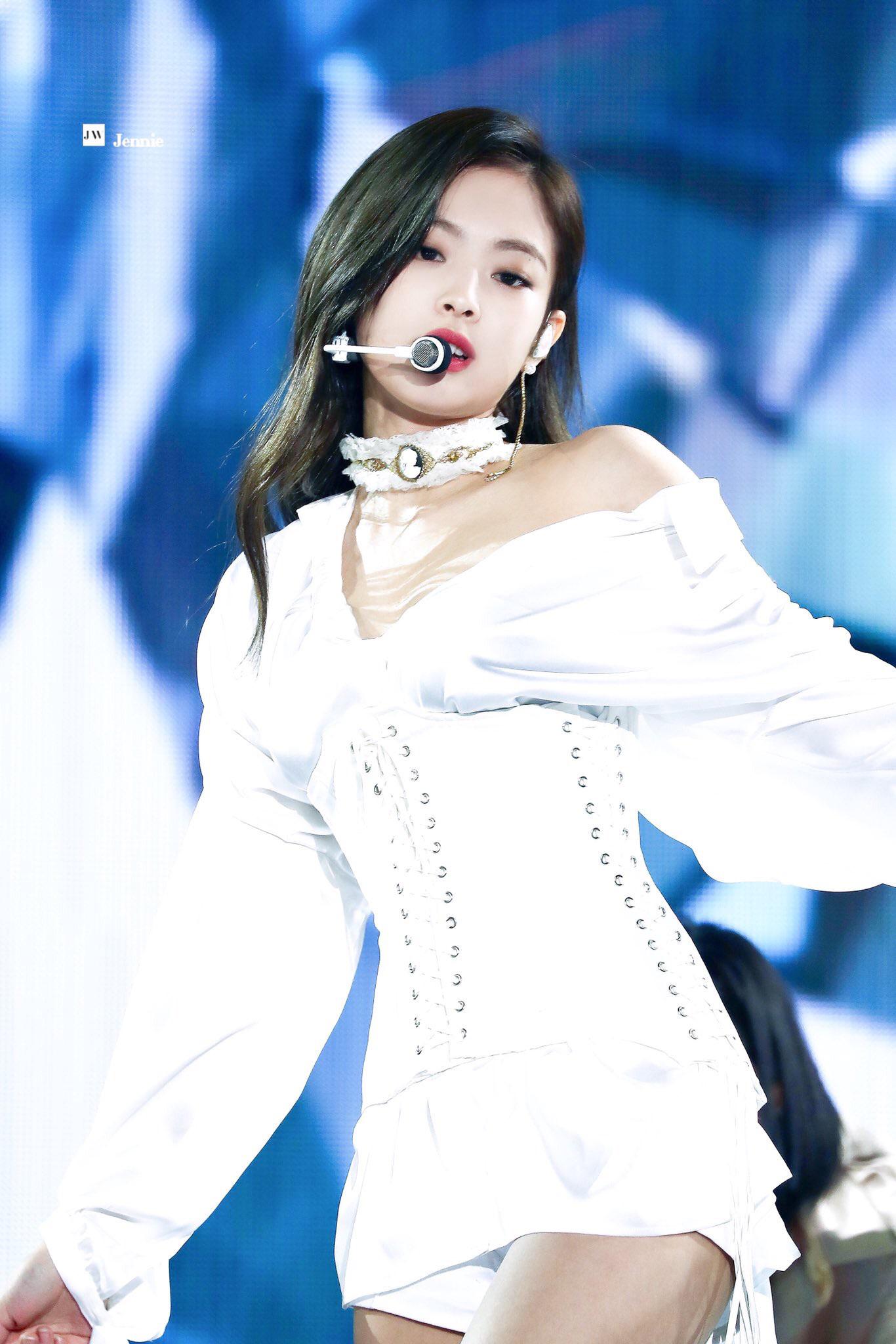 190105 Jennie | Scrolller