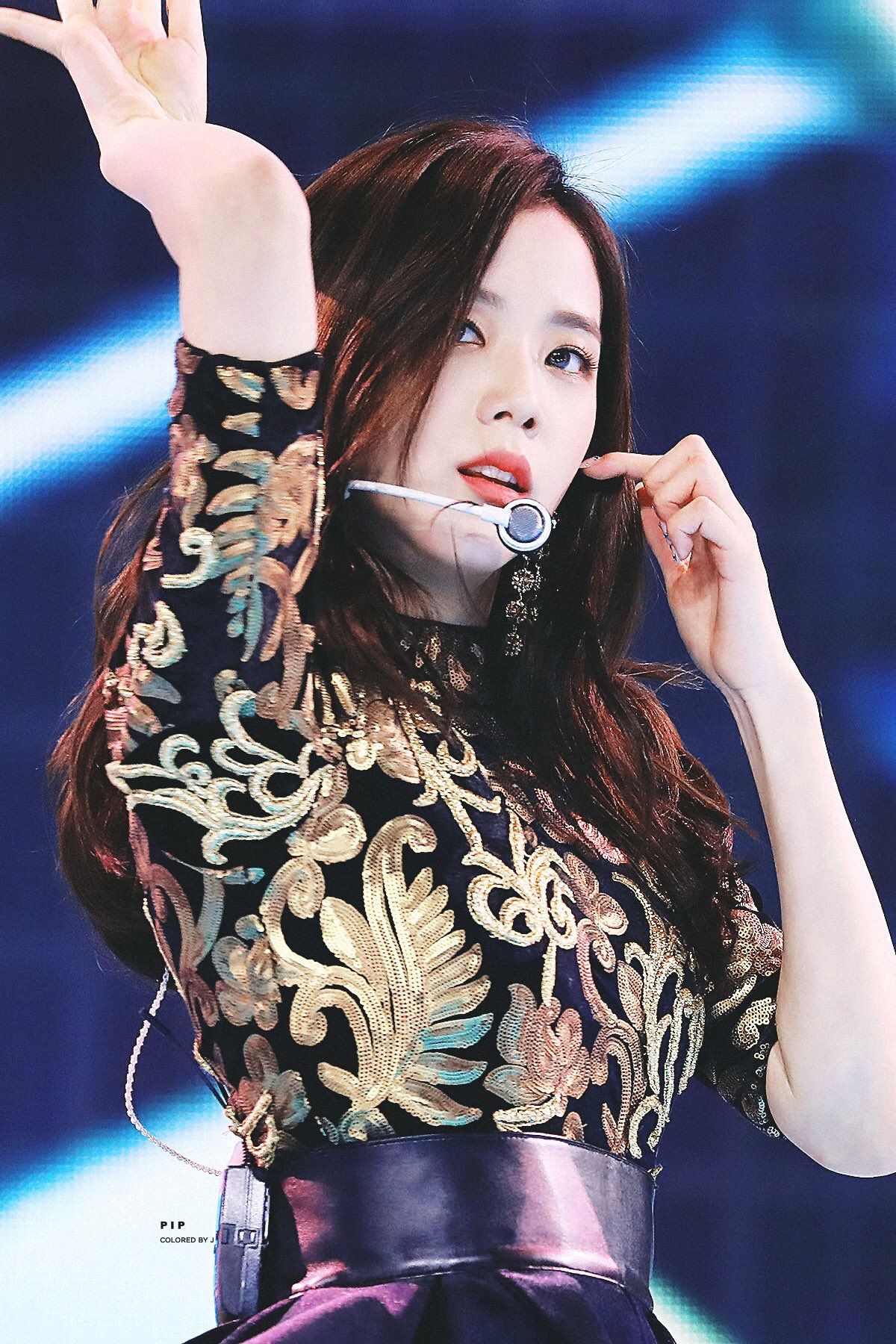 190105 Jisoo | Scrolller