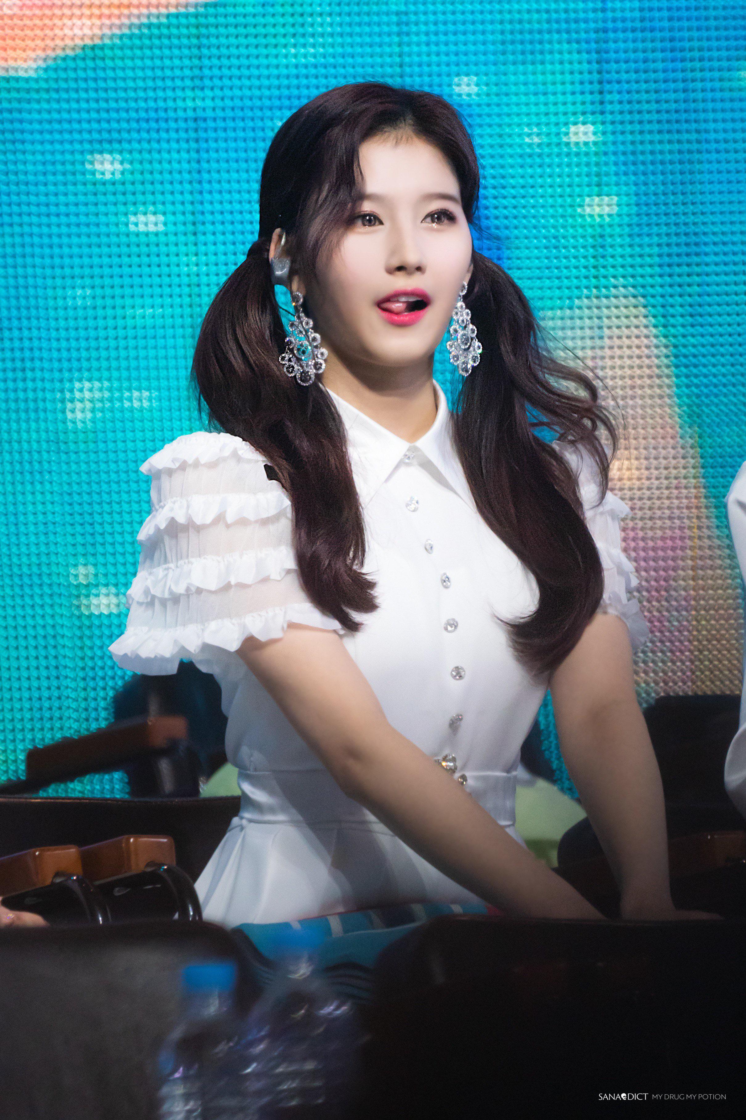 190105 Sana | Scrolller