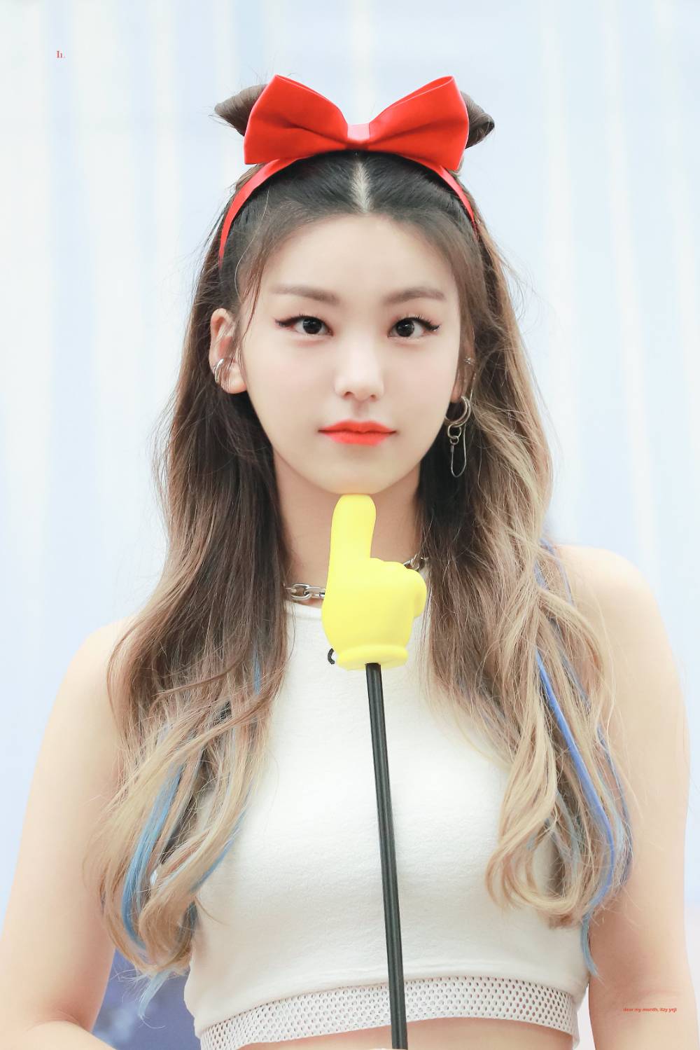 190825 Yeji | Scrolller