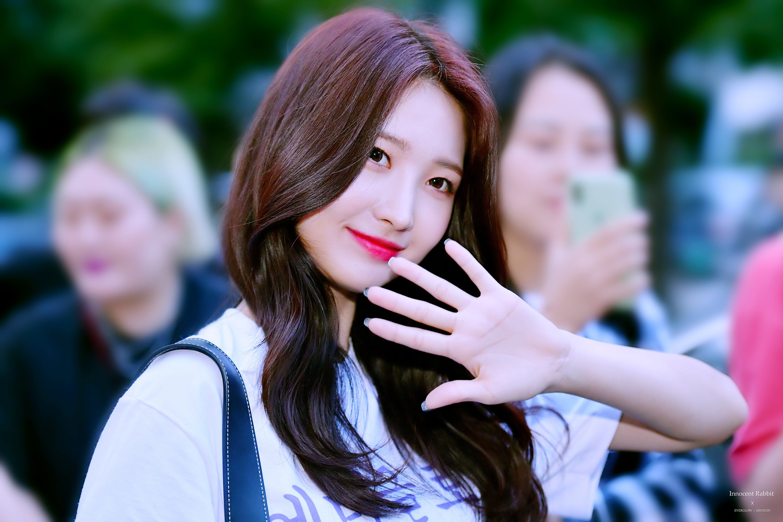 190830 Sihyeon | Scrolller