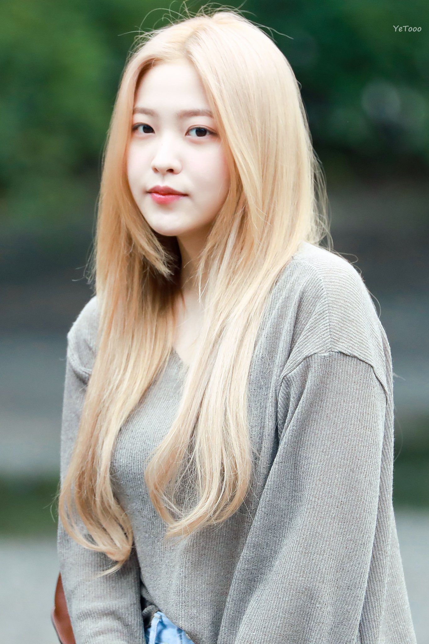 190906 Yeri | Scrolller