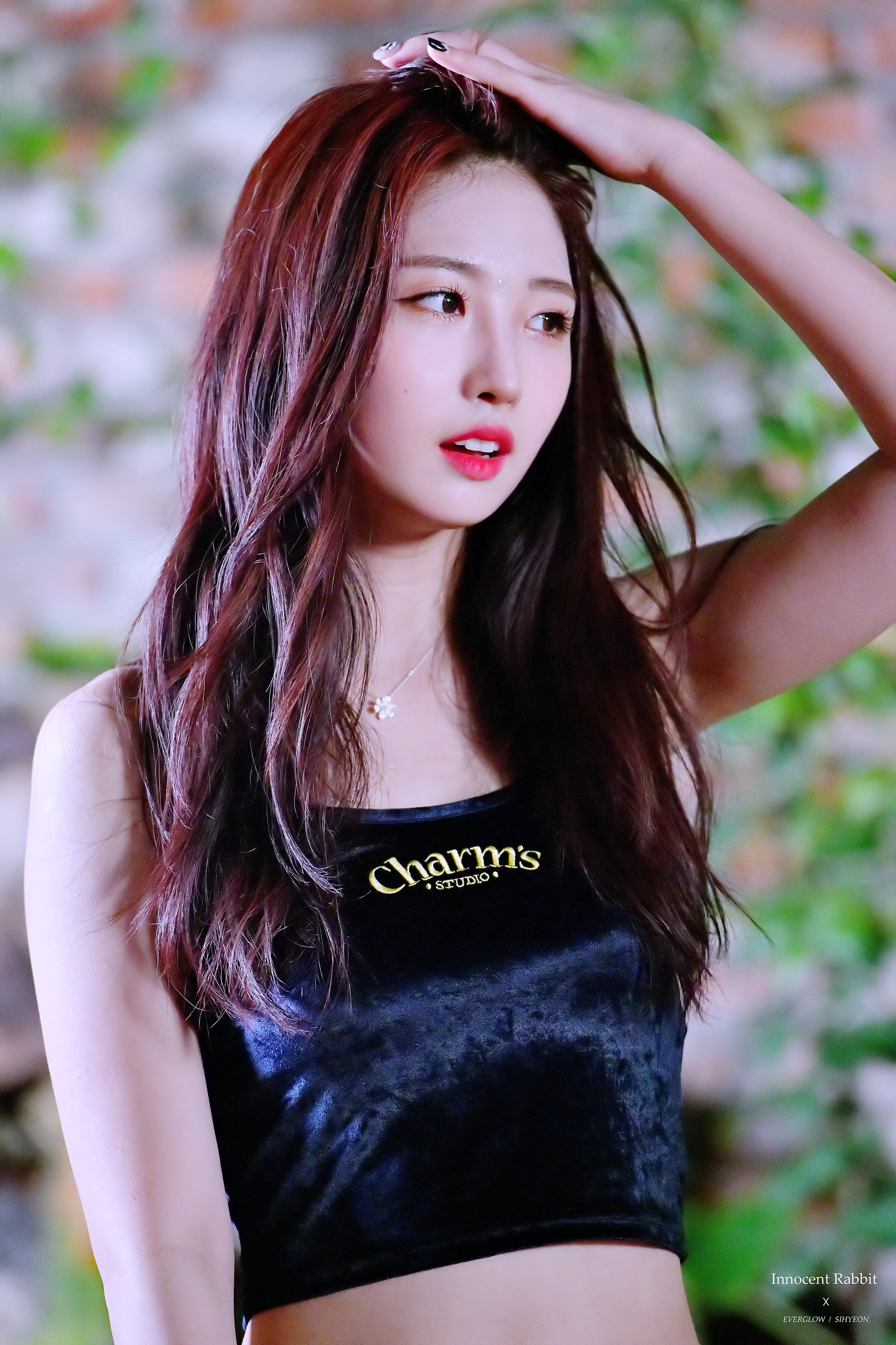 190909 Sihyeon | Scrolller