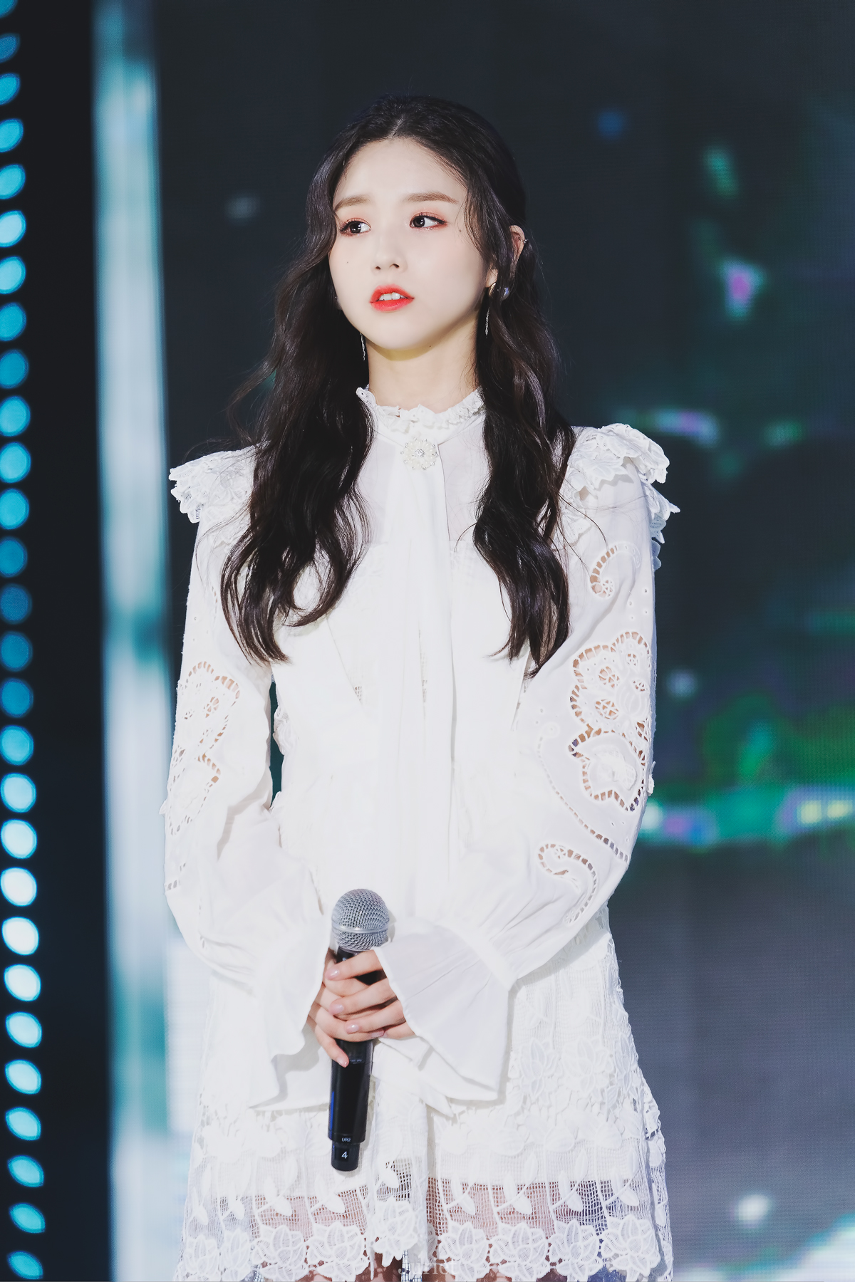 191001 Heejin by Juliette | Scrolller