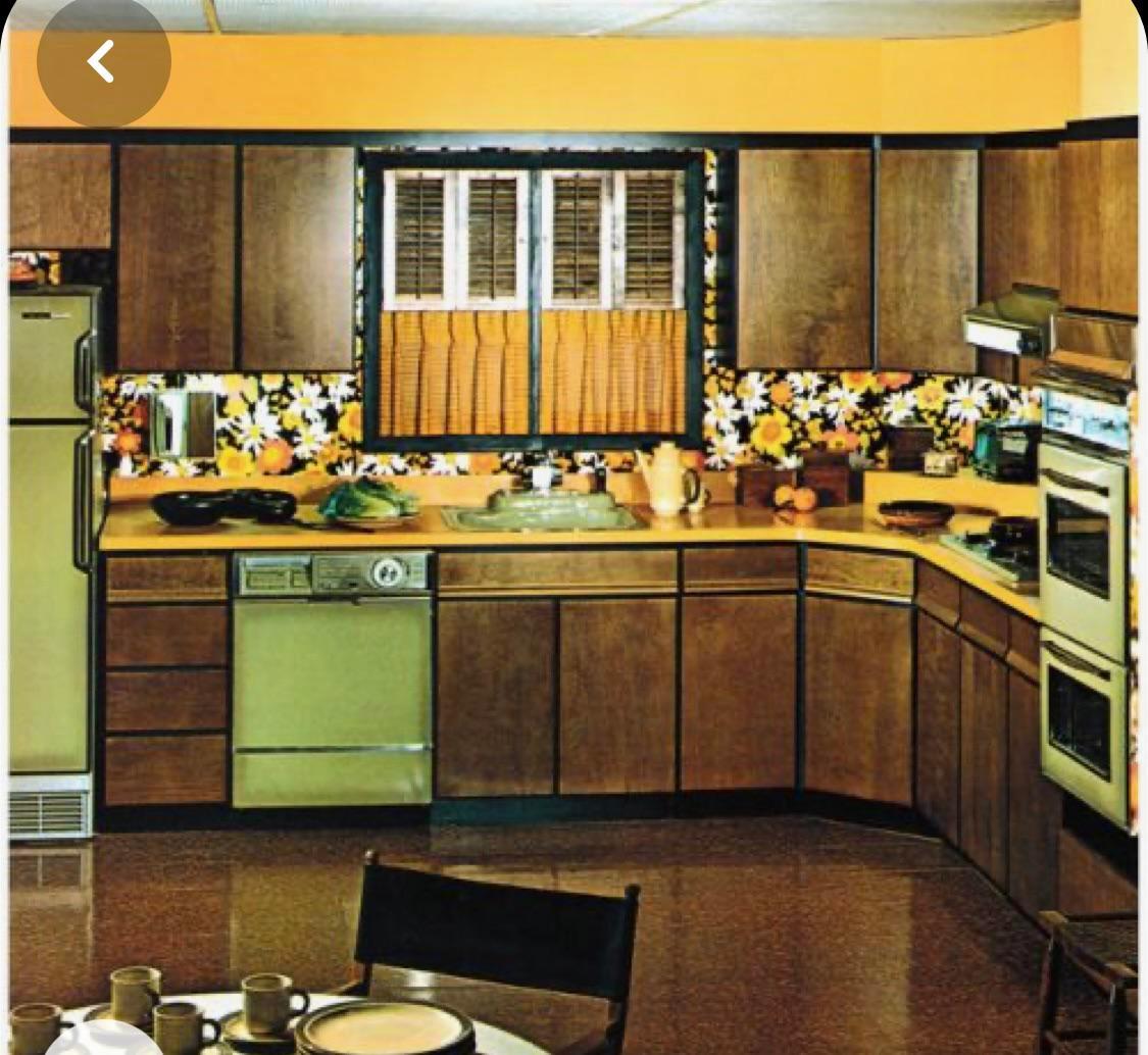 1972 Kitchen | Scrolller