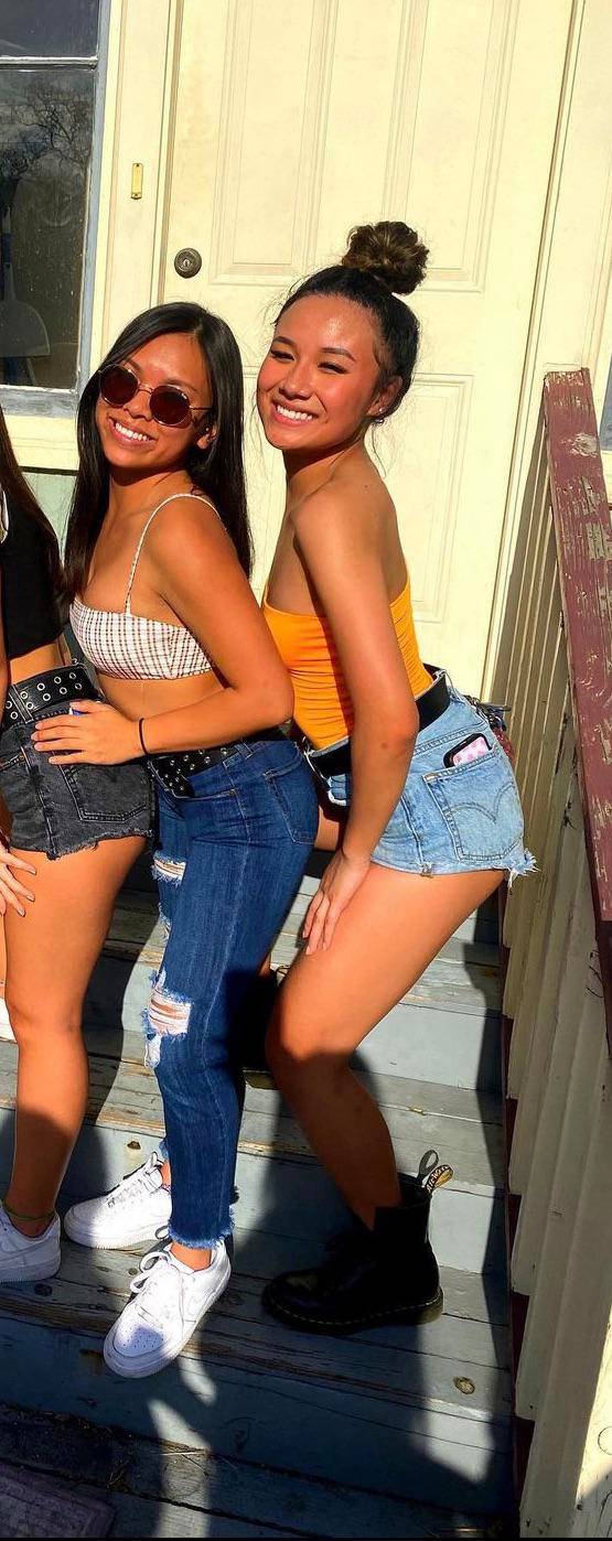 [2] bffs | Scrolller