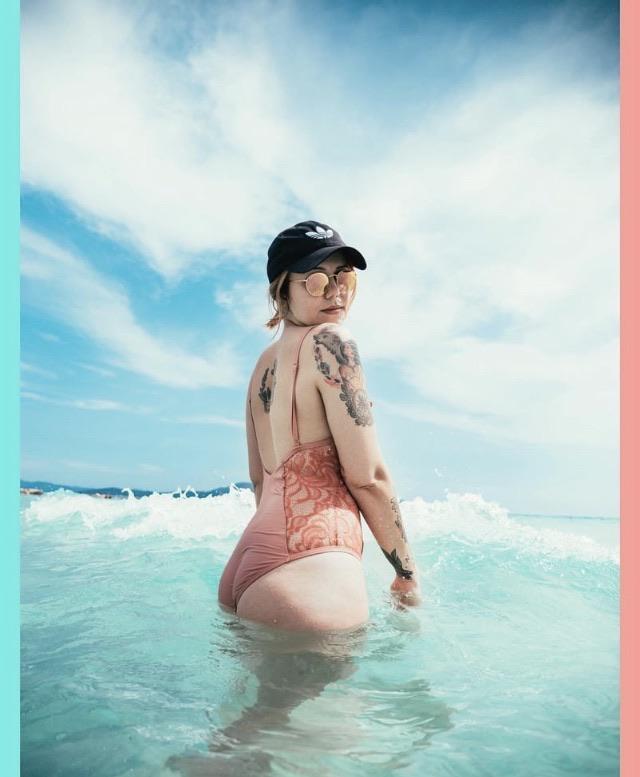 2. Bild von Malwanne im Bikini 👙 | Scrolller