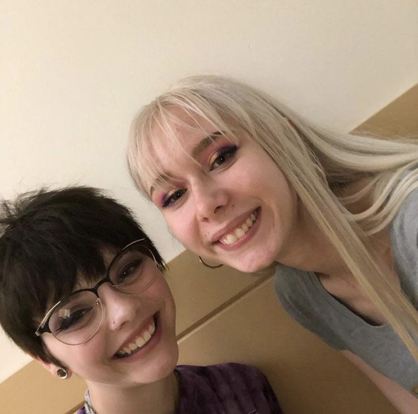 [2] Who gives better head | Scrolller