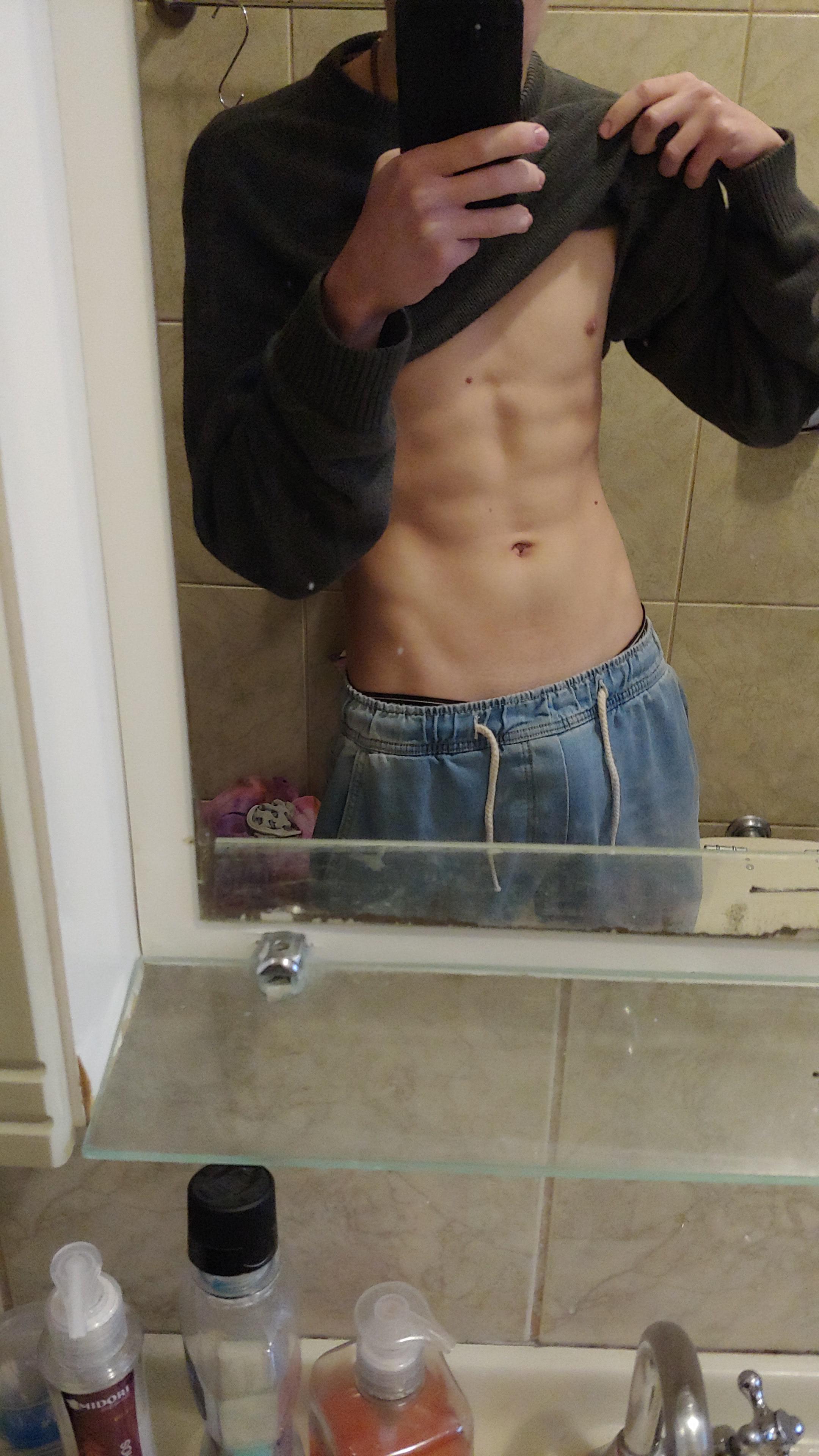 20 does anyone here like skinny ones? 😳 | Scrolller