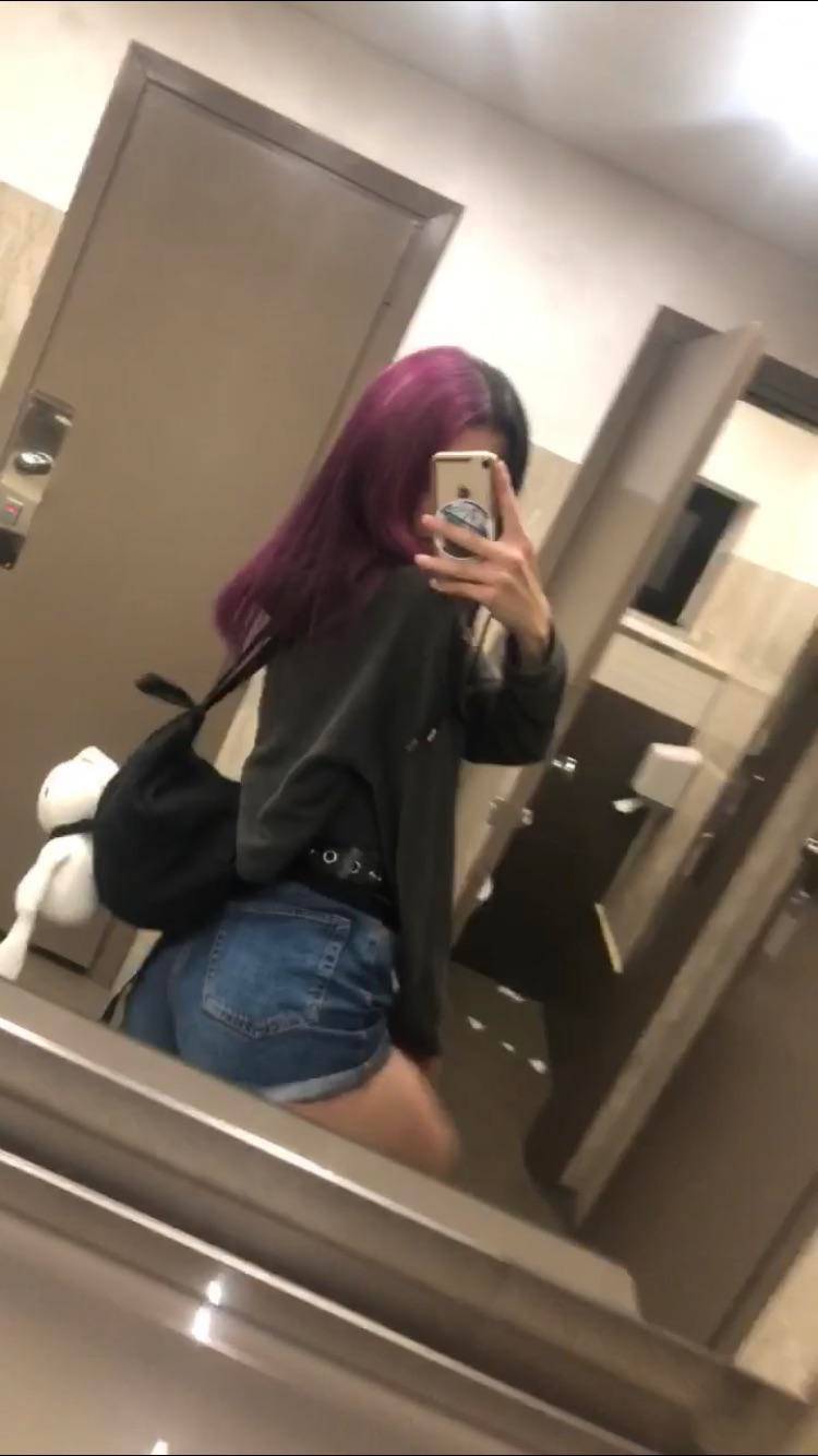 finally 18🐰🖤⛓ | Scrolller