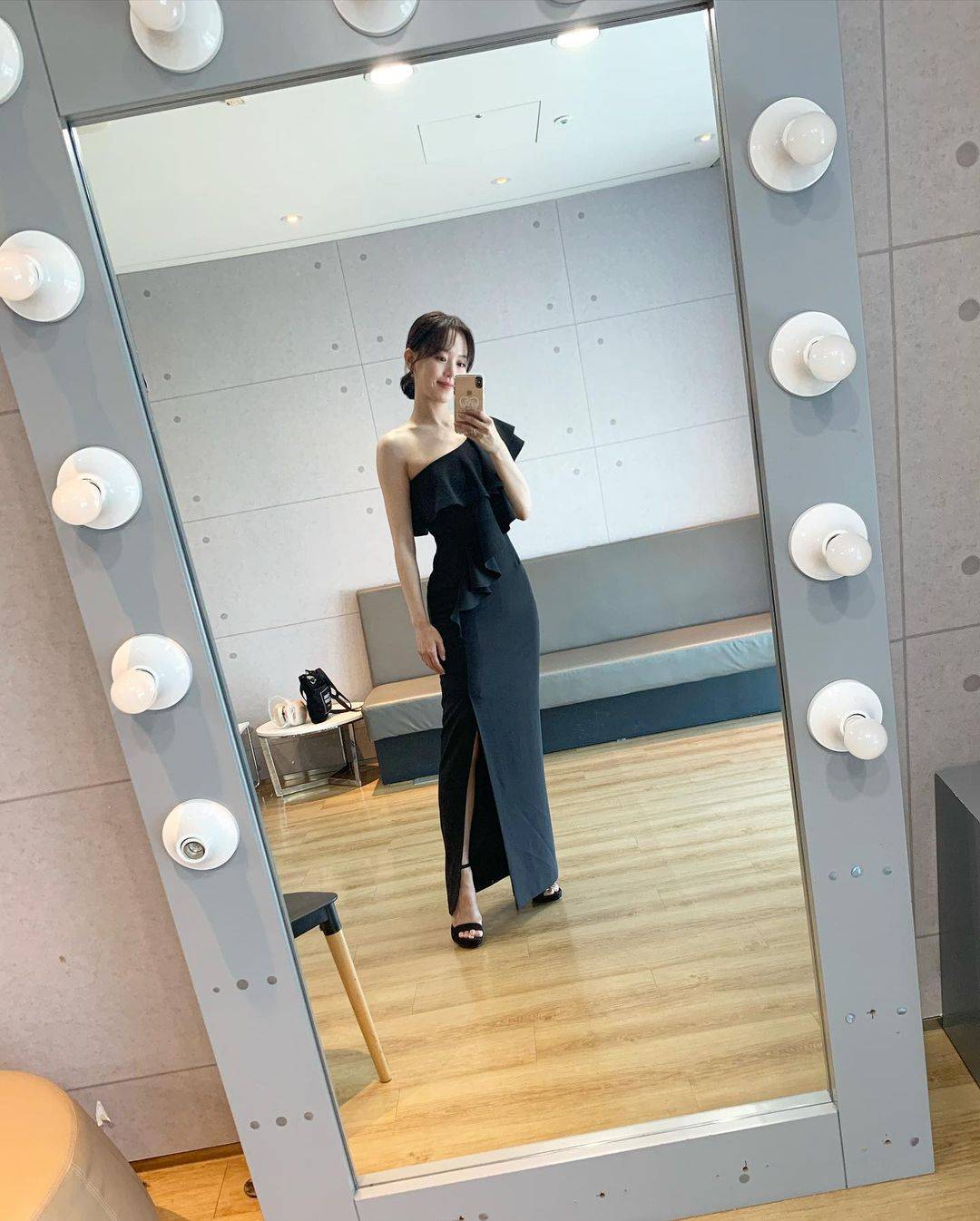 200428 Hanna | Scrolller