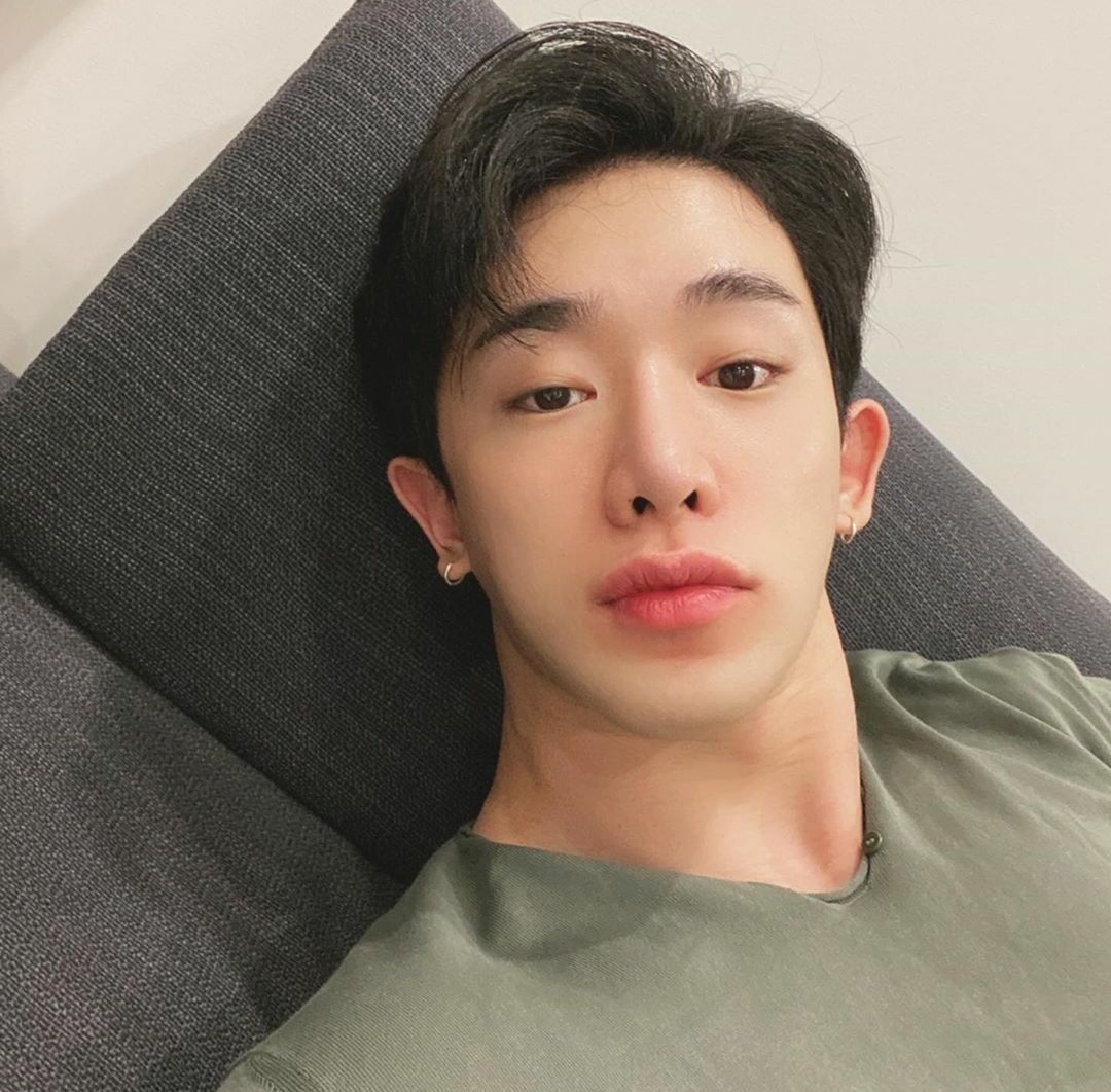 200706 Wonho instagram post: I'm #alive haha | Scrolller