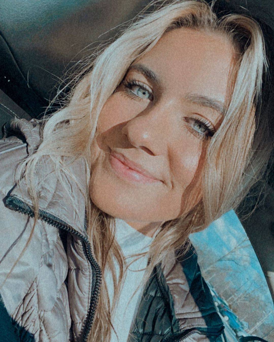 20F Hi there | Scrolller