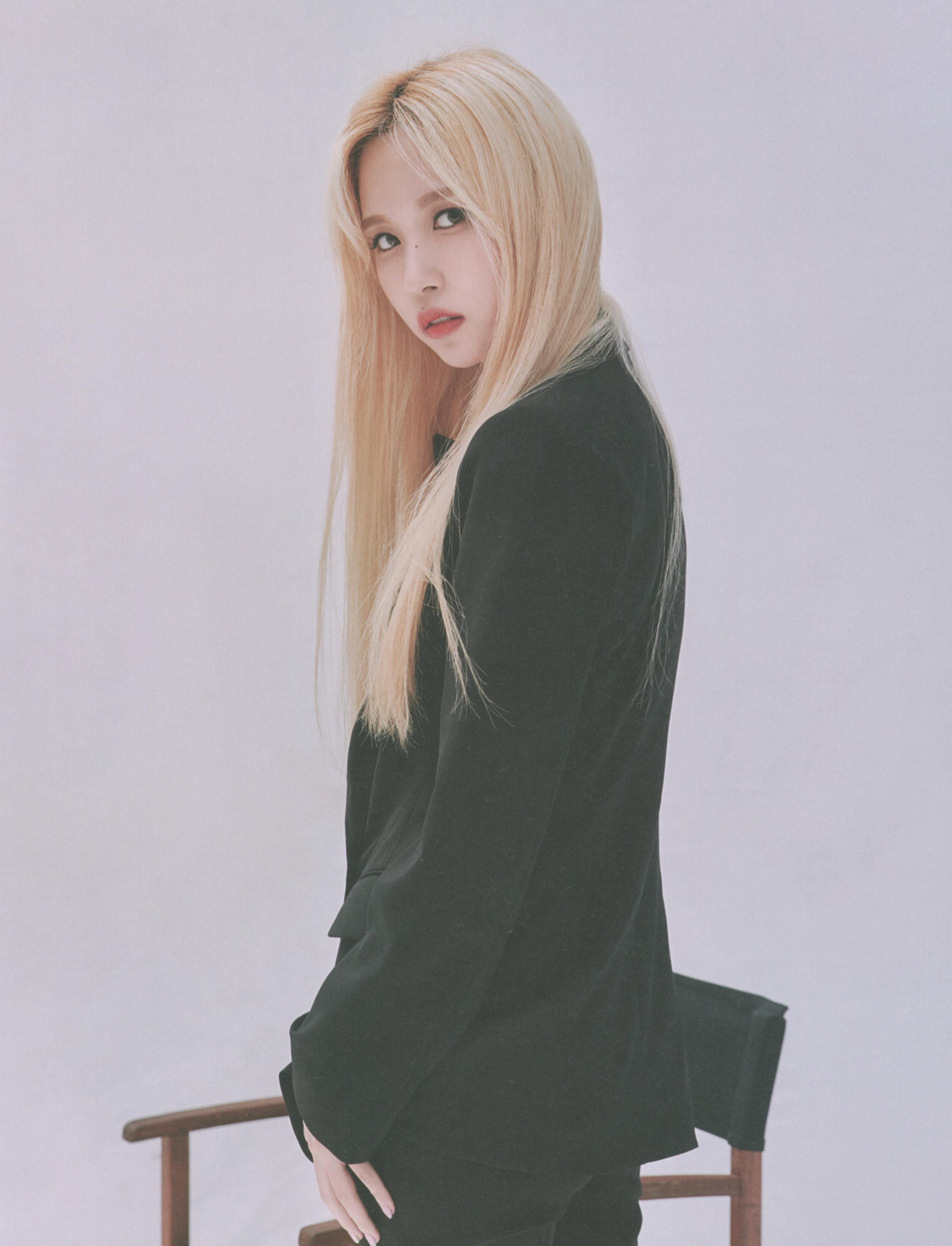 210101 Mina | Scrolller