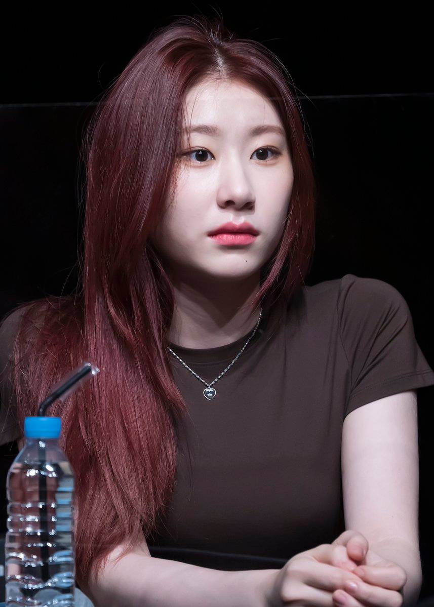 210620 Chaeryeong | Scrolller