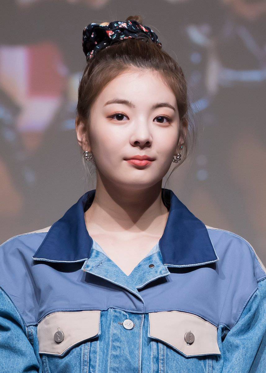 210620 Lia | Scrolller