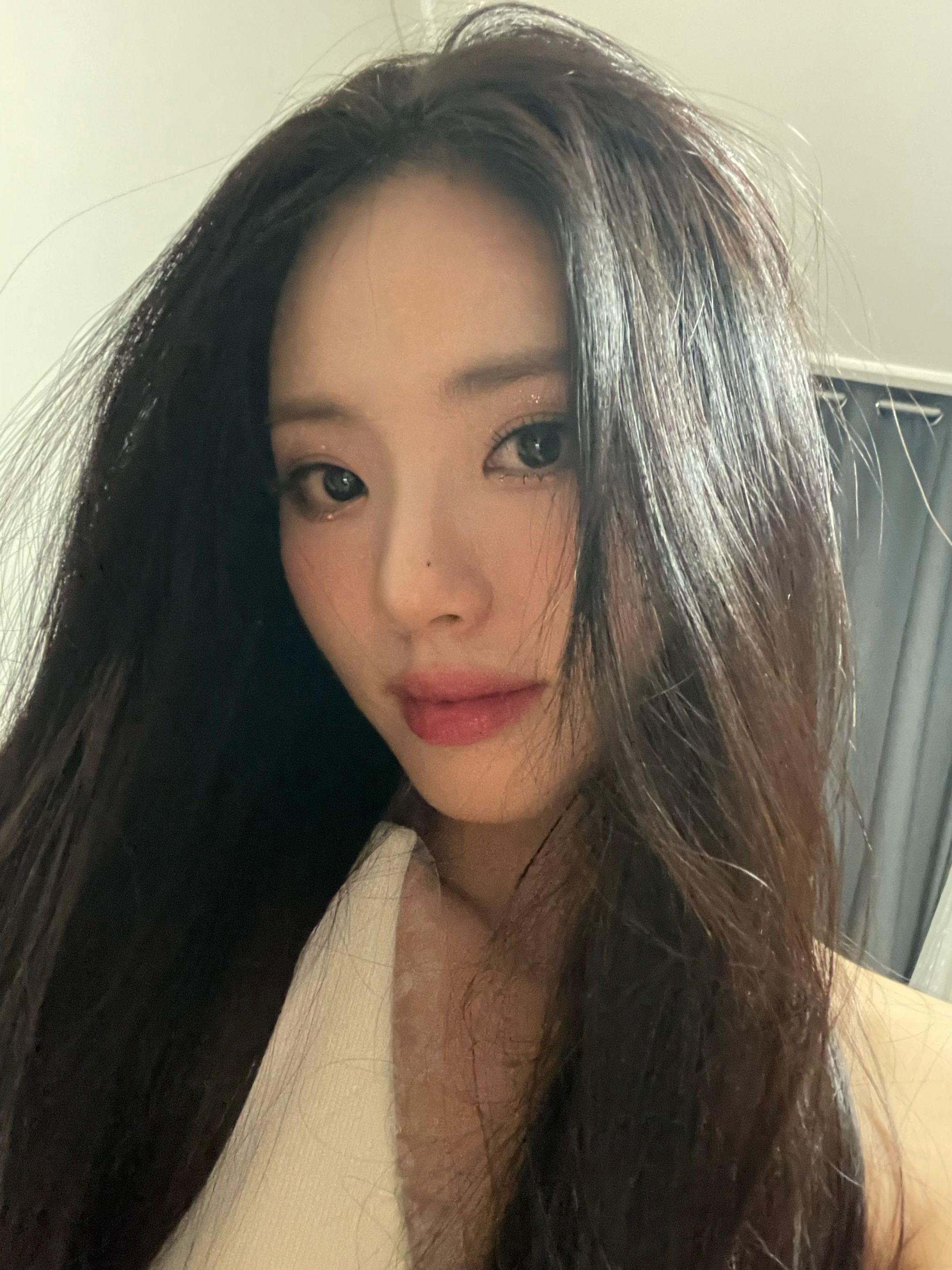 210913 Jiwon Weverse Update | Scrolller