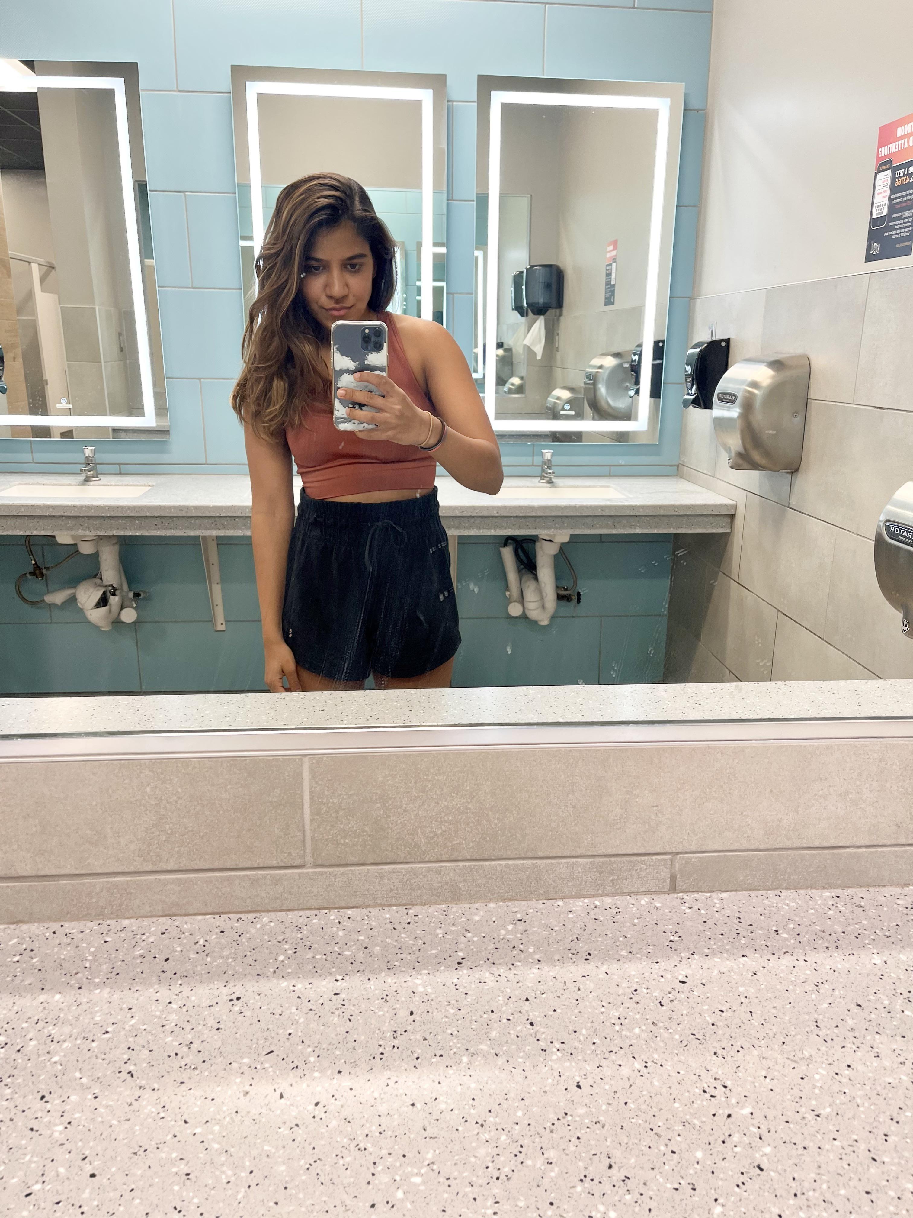 21F—How do I look boys? | Scrolller