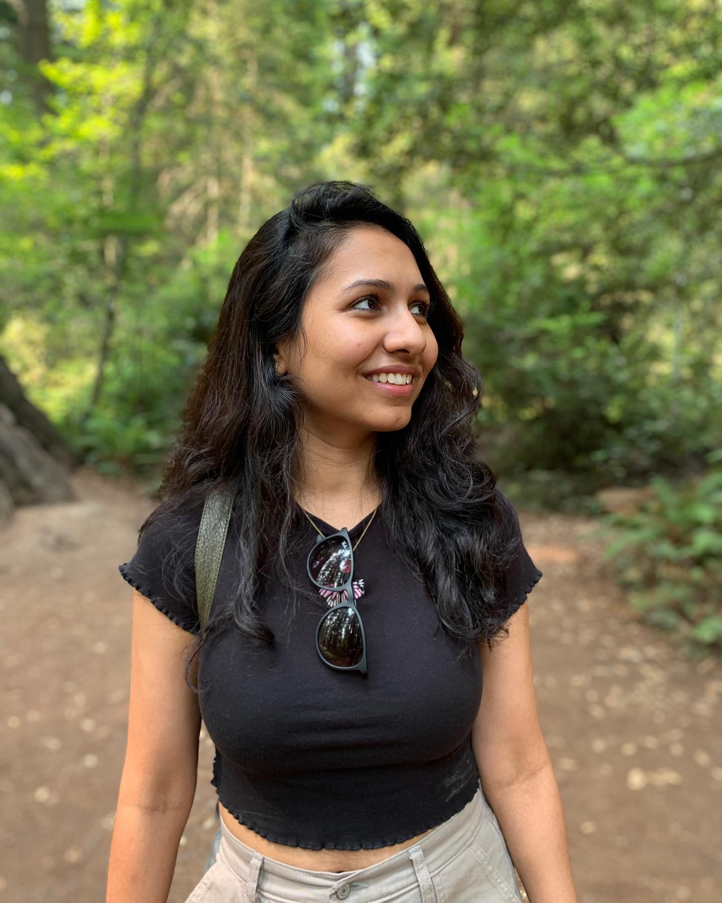 22F. Am I hot? | Scrolller