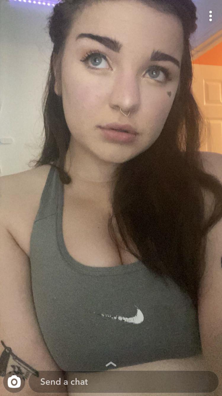 (22F) Isn’t my Fiancé gorgeous? What would you do to her? | Scrolller