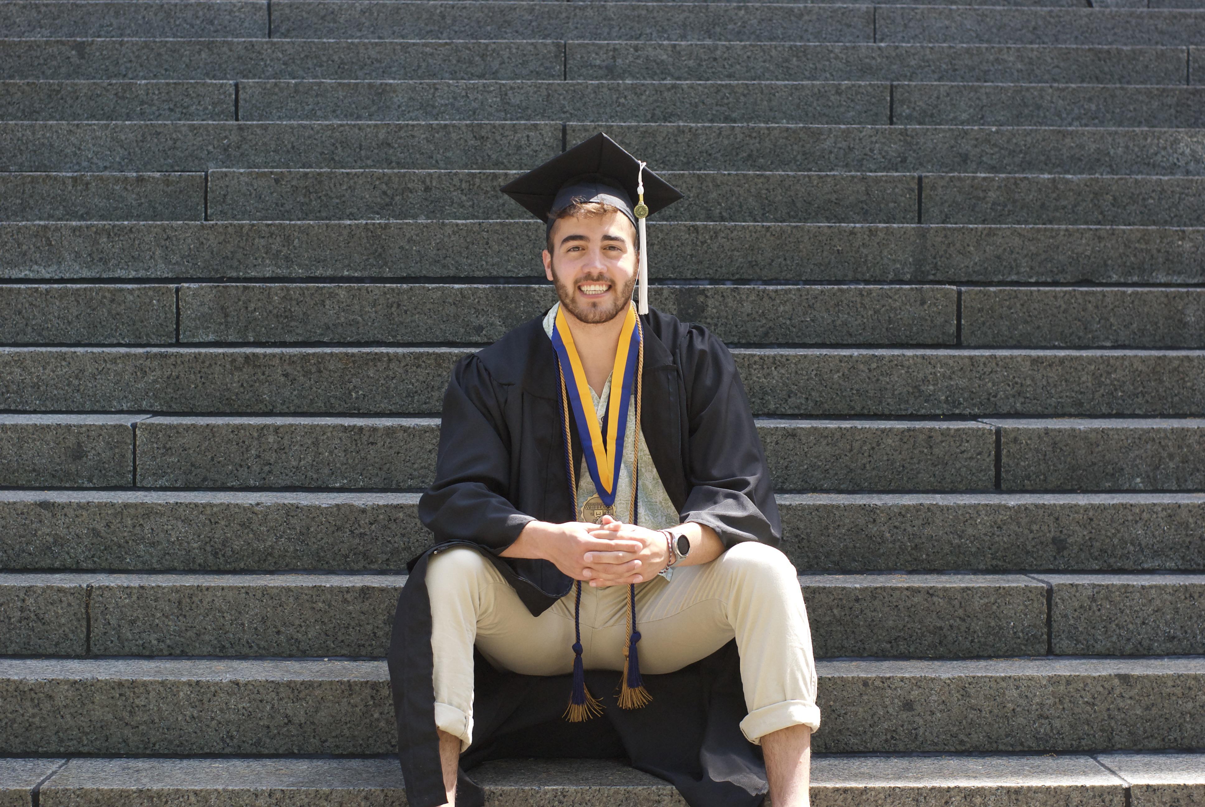 Just graduated and feeling good :) | Scrolller
