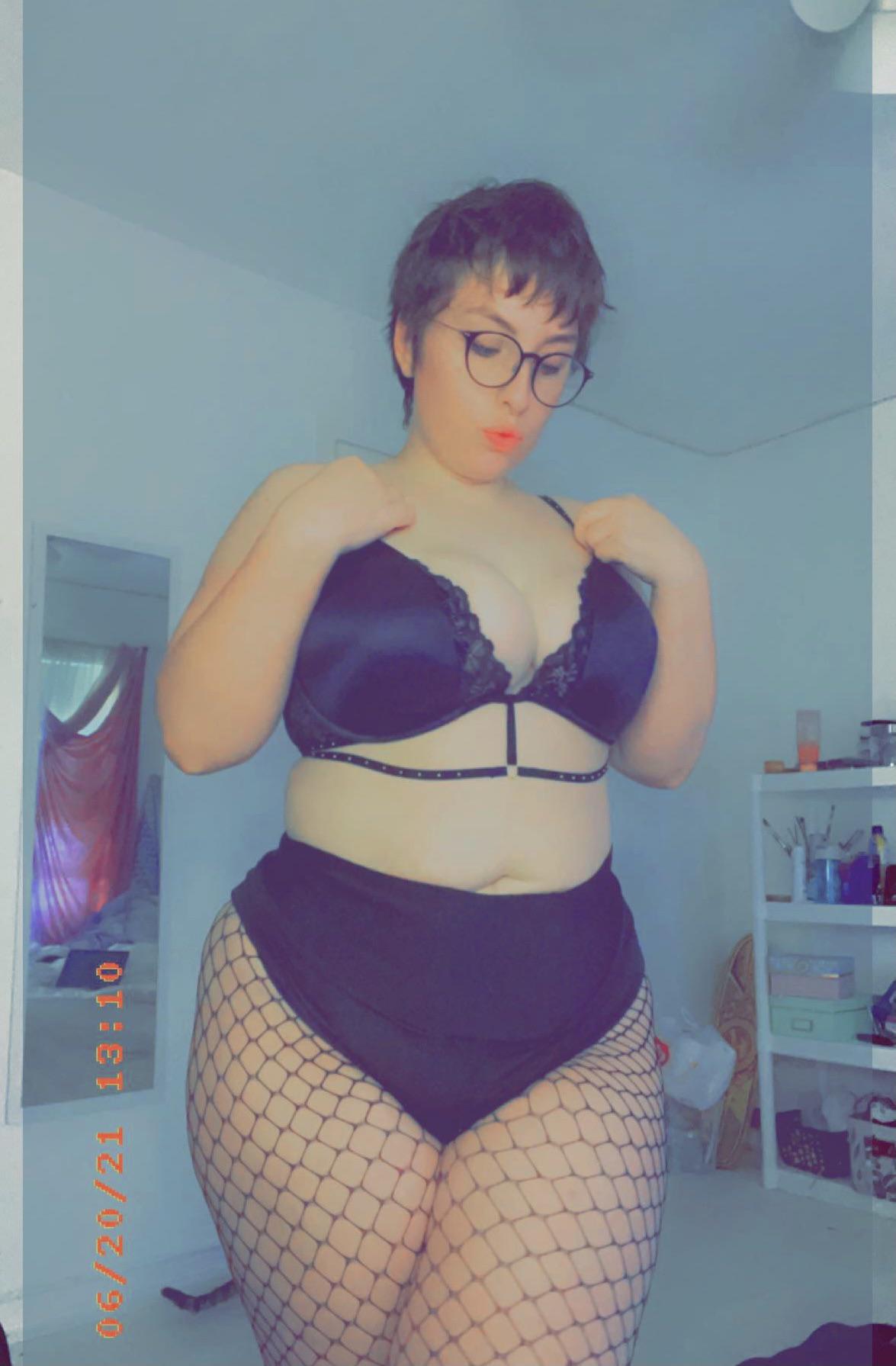 23 ☺️ | Scrolller