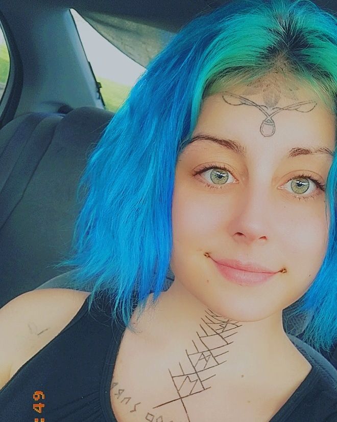 (25F) here goes nothing😅 | Scrolller