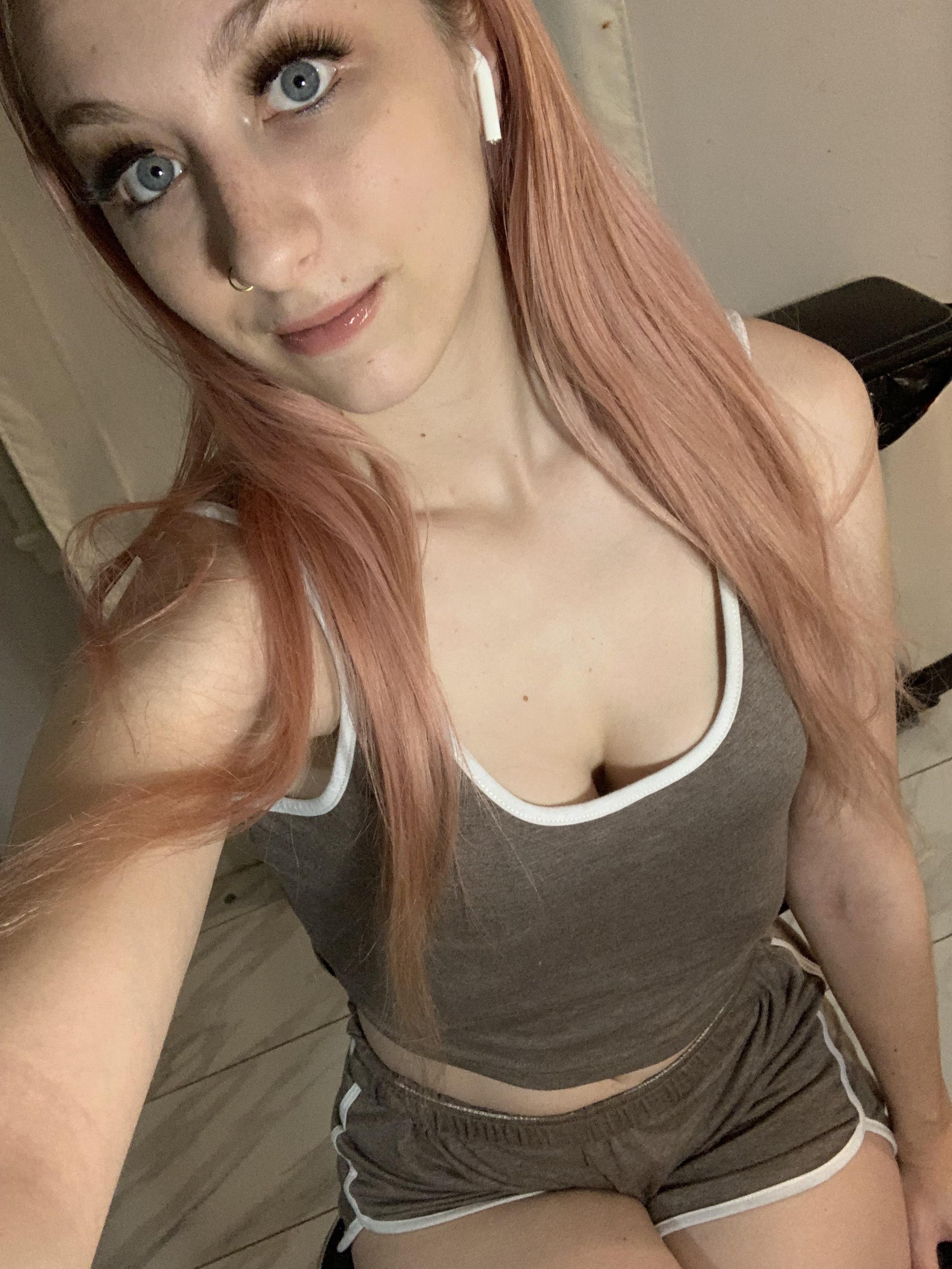 I wish I had more freckles 🥺 (25f) | Scrolller