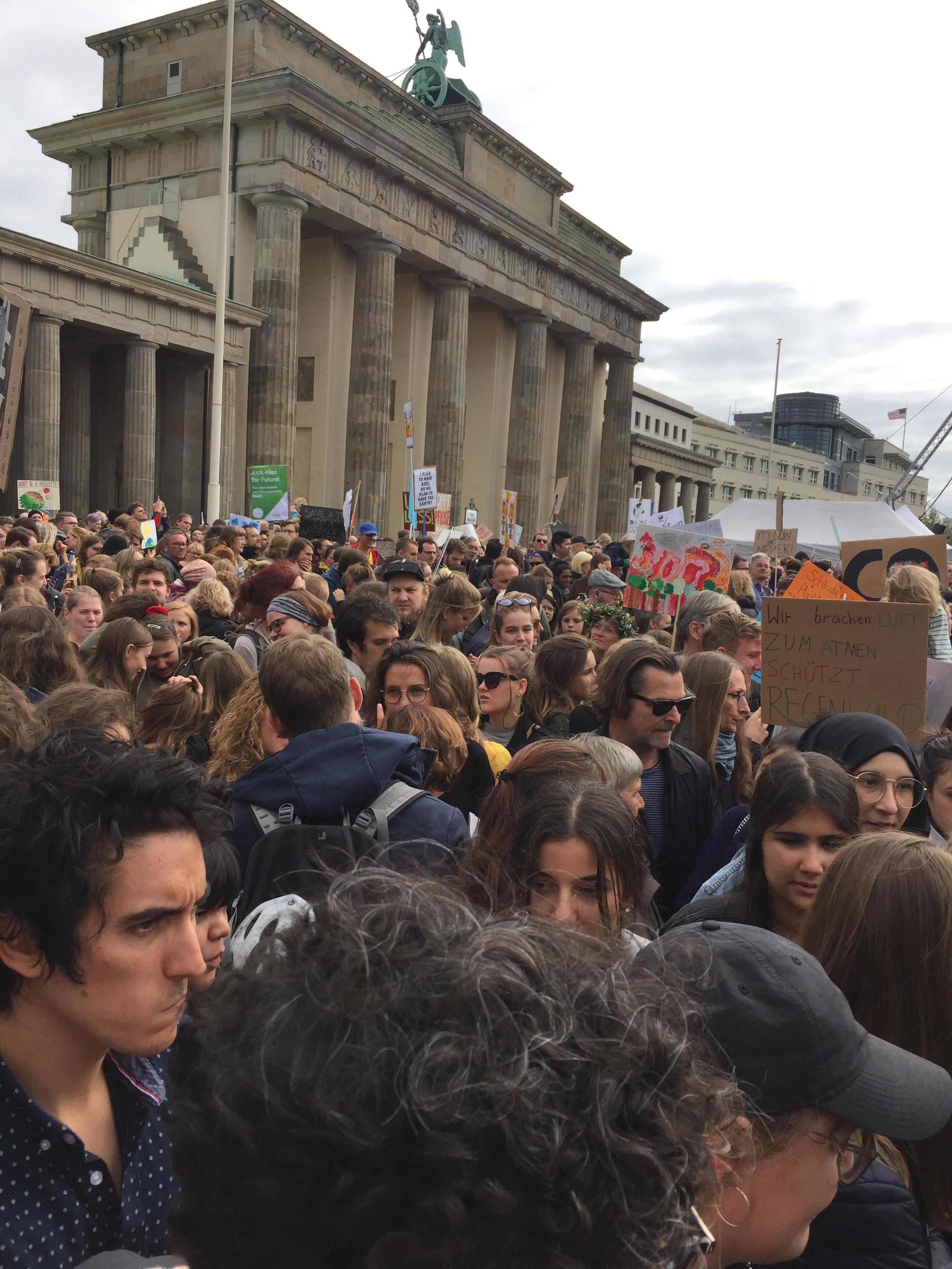 270.000 people in Berlin! | Scrolller