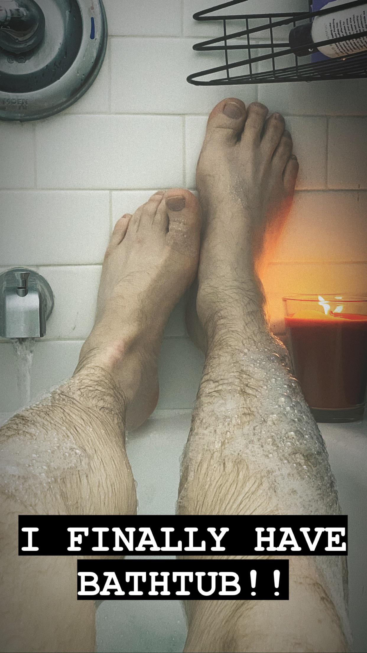 🛁 [28] | Scrolller