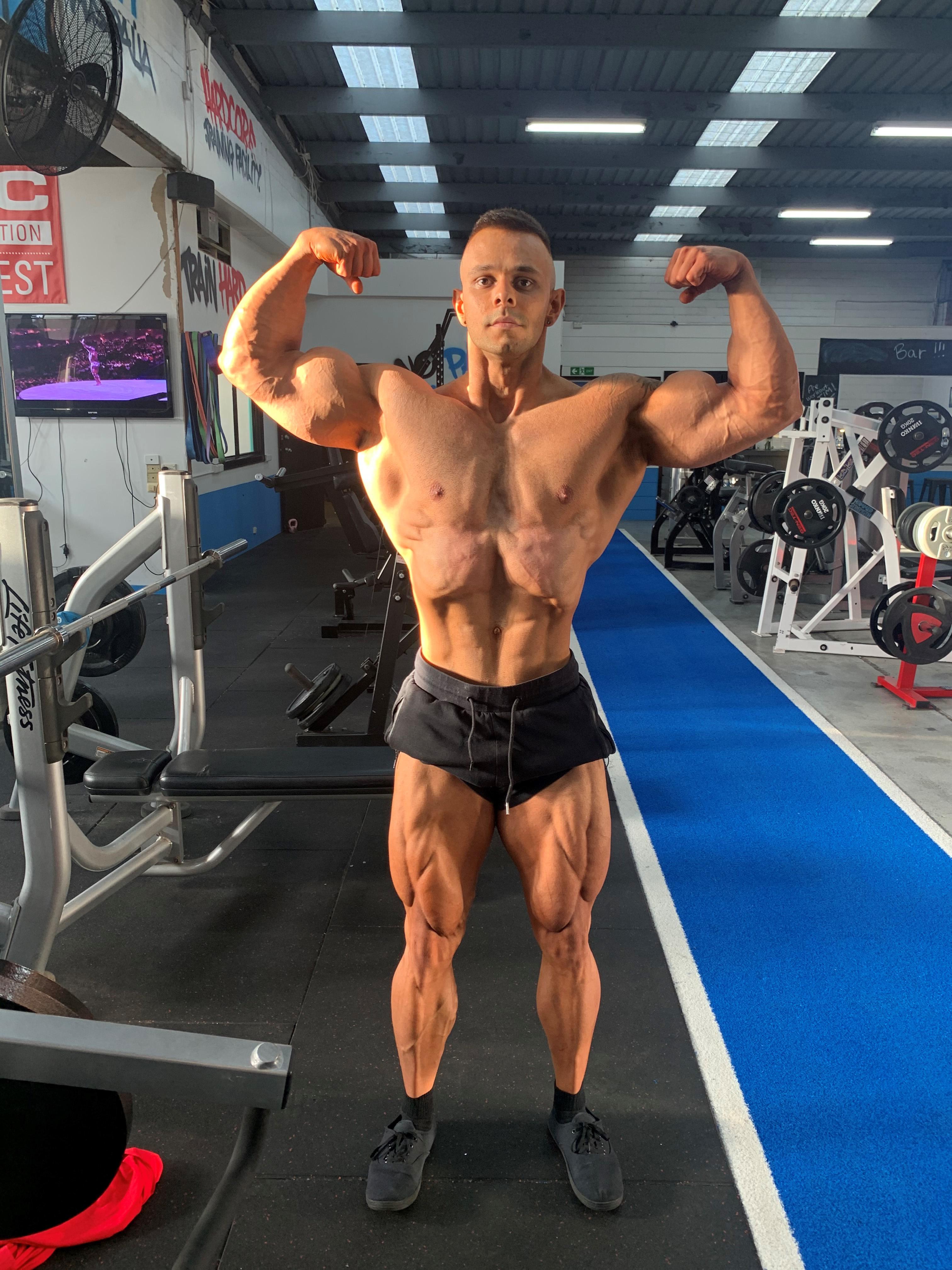 3 days out - 182.5cm - 92.5kg - 24y/o - Classic physique | Scrolller