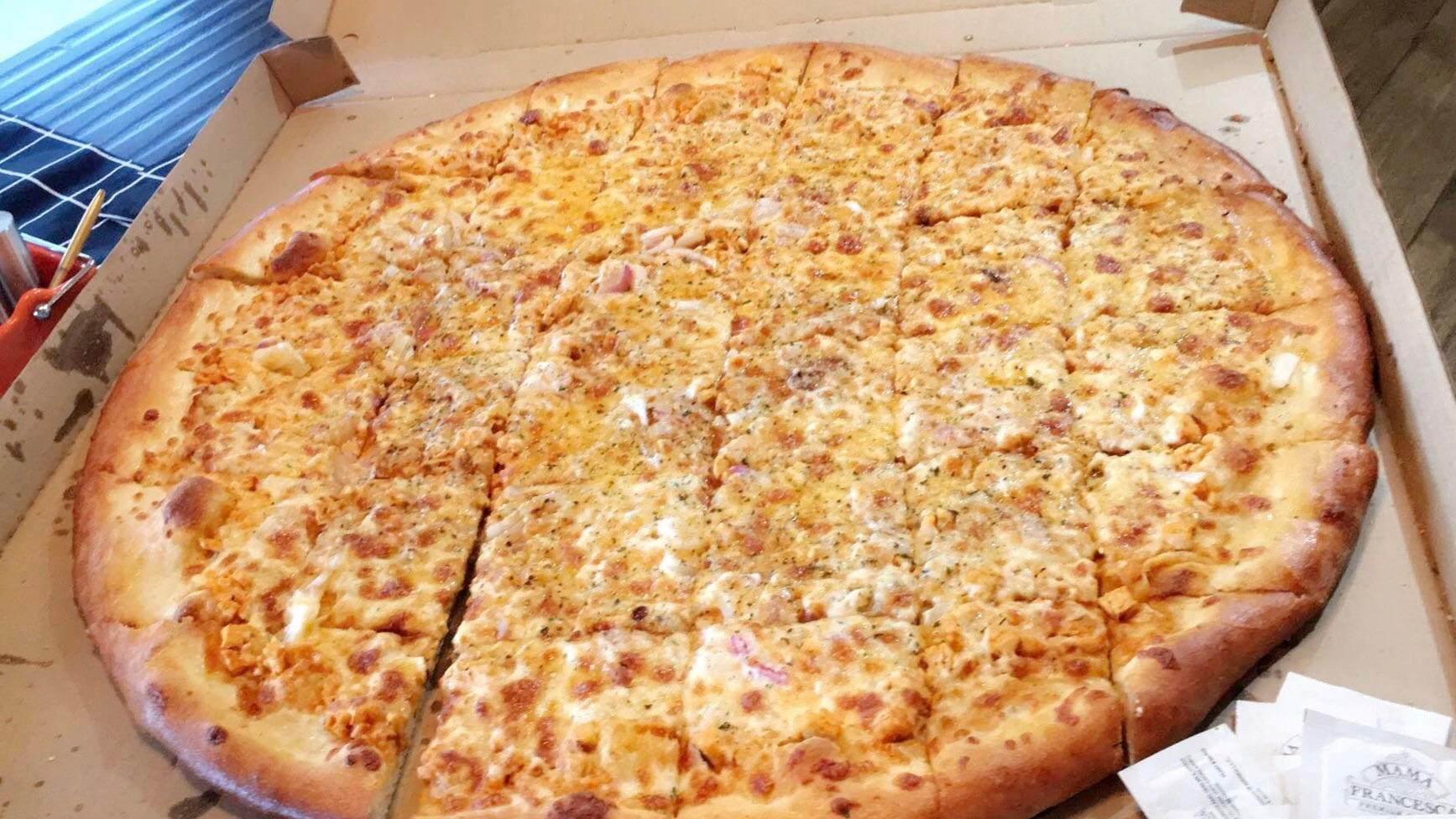 30” Buffalo Chicken Pizza | Scrolller