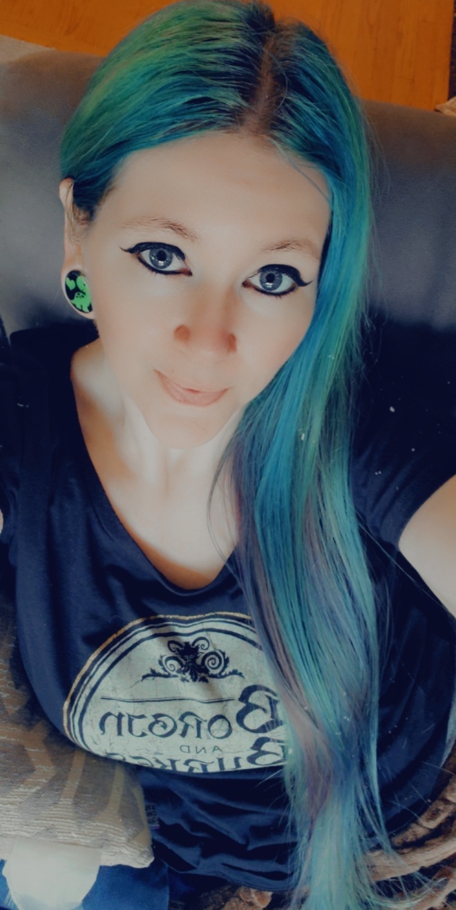 {31} Finally home and relaxing | Scrolller