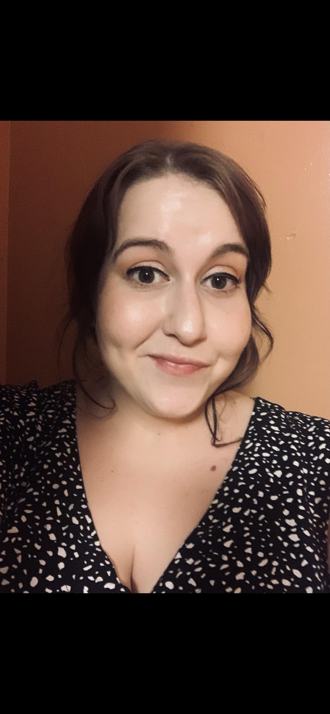 32 F Feeling my new skincare routine | Scrolller