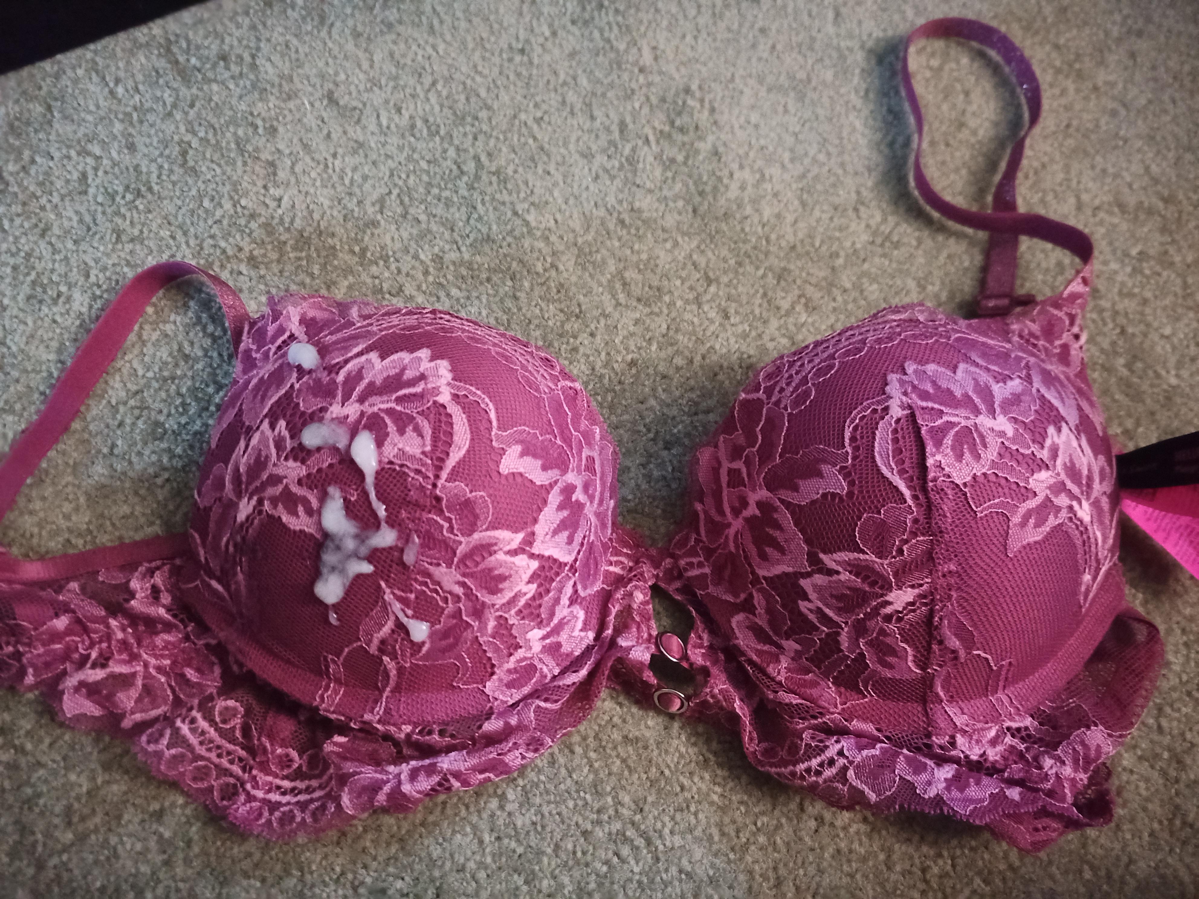 32b La Senza 'Hello Sugar' from an 18-year old high school girl | Scrolller