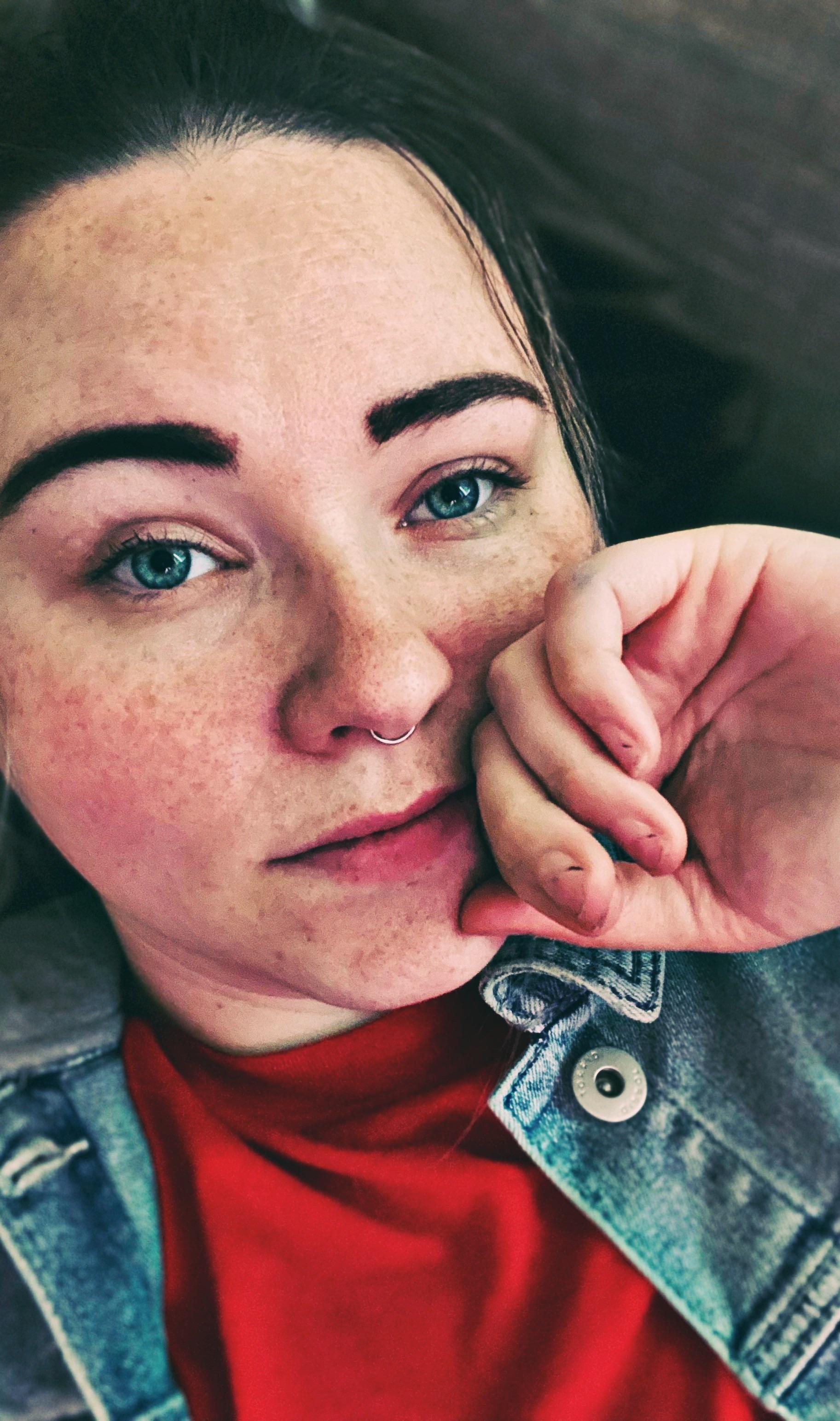 [32F] been putting my hair up and getting more comfortable with my face shape ⚪️ | Scrolller