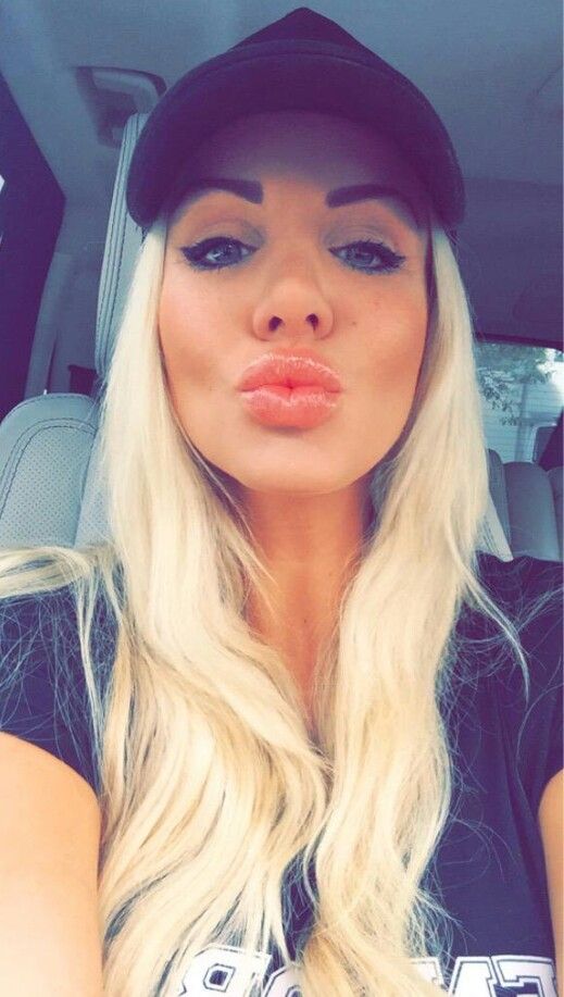 35 single domme looking for sub | Scrolller