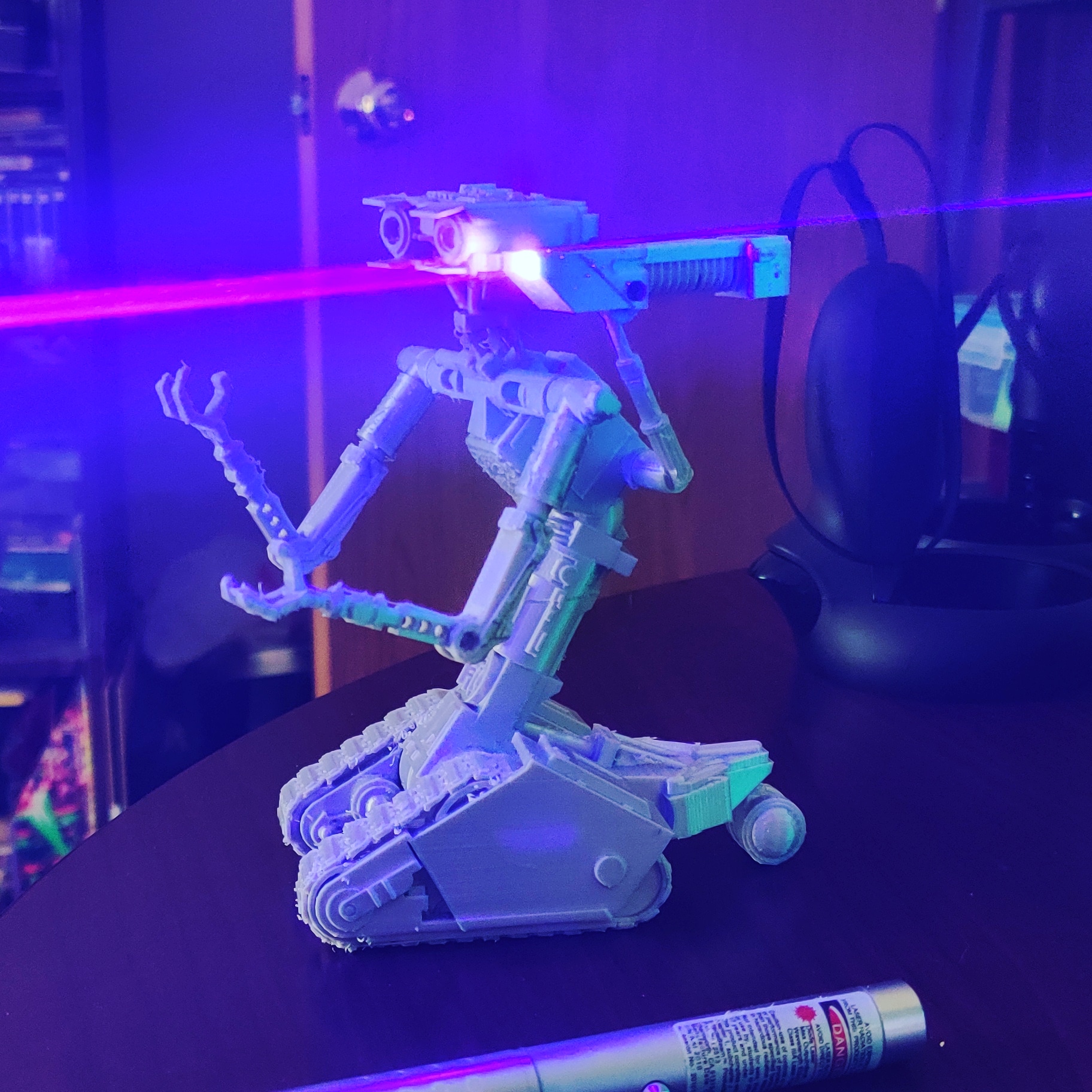 3D printed Johnny 5. | Scrolller