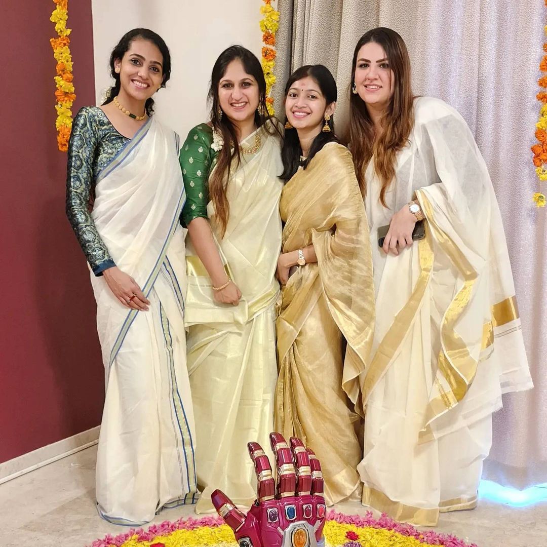 [4] Hotties | Scrolller