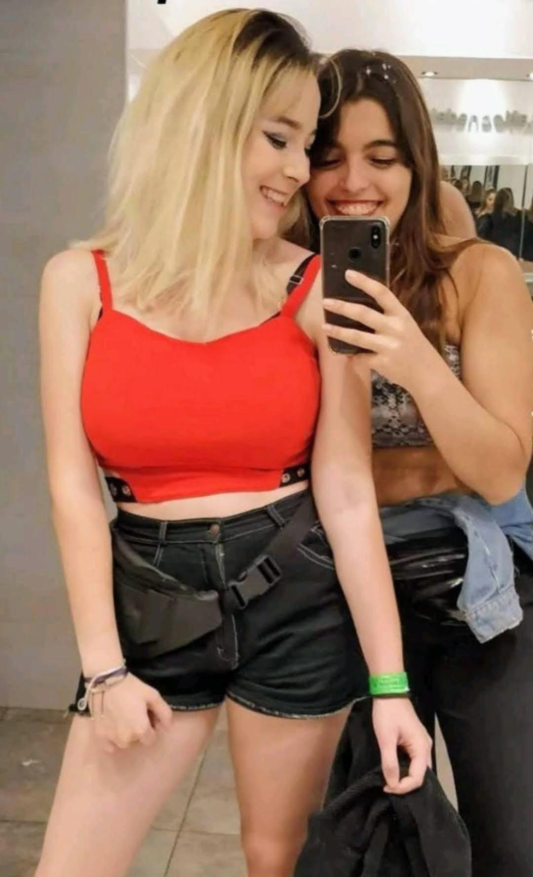 4'10'' really pale | Scrolller