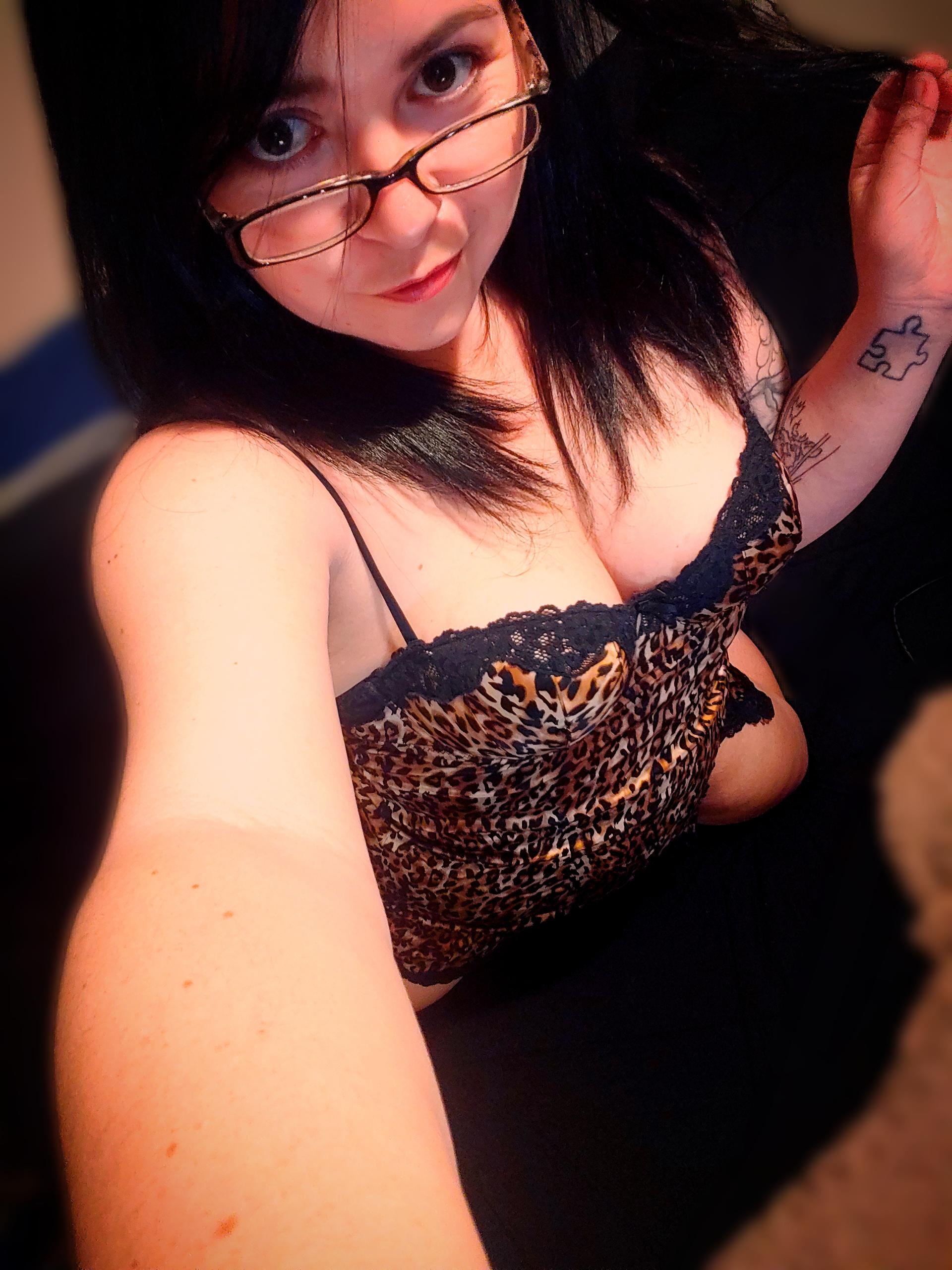 Glasses and funzised! Best of both worlds! 🤤😜 | Scrolller